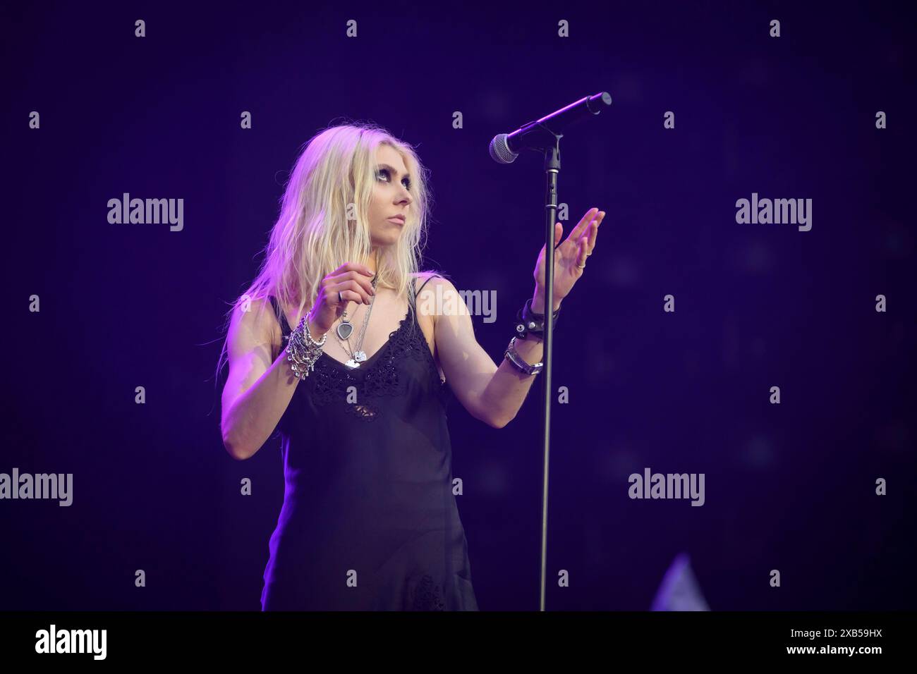 The Pretty Reckless Taylor Momsen als Support-Band von AC/DC live im Olympiastadion, München am ...