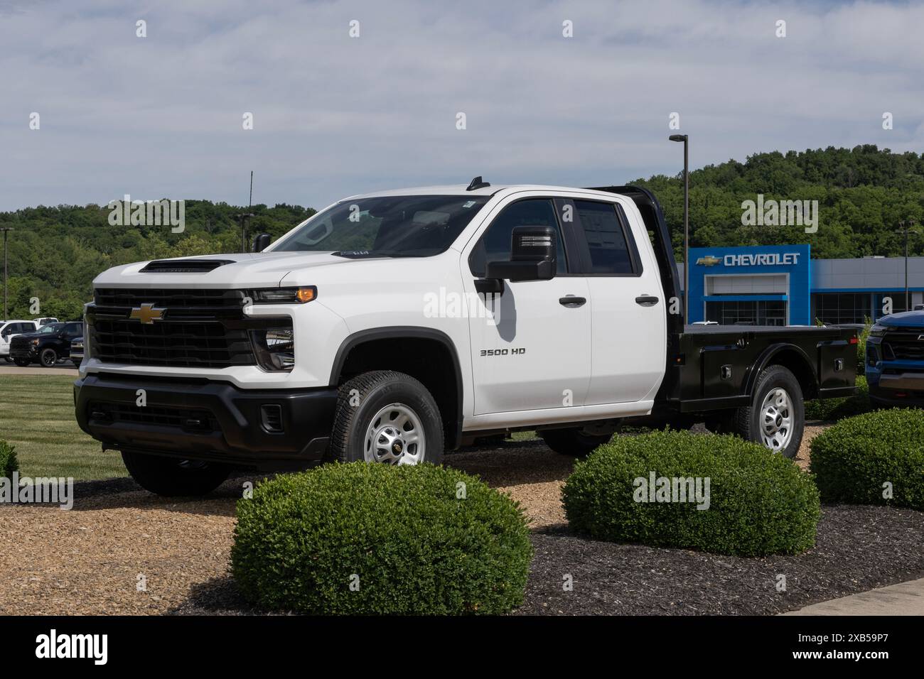 West Harrison - June 9, 2024: Chevrolet Silverado 3500 with Knapheide ...
