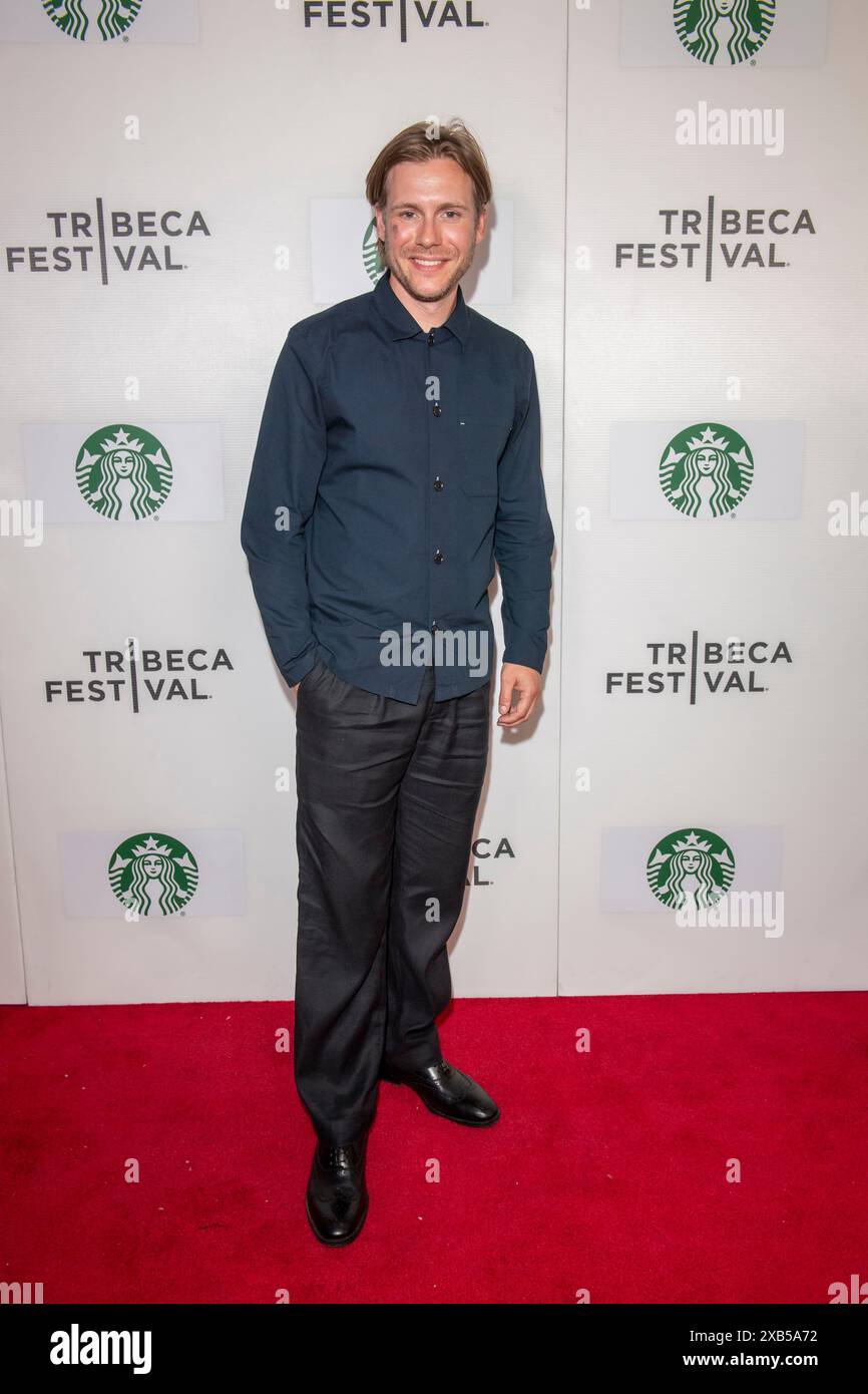 NEW YORK, NEW YORK - JUNE 08: Zach Booth attends the "Treasure ...