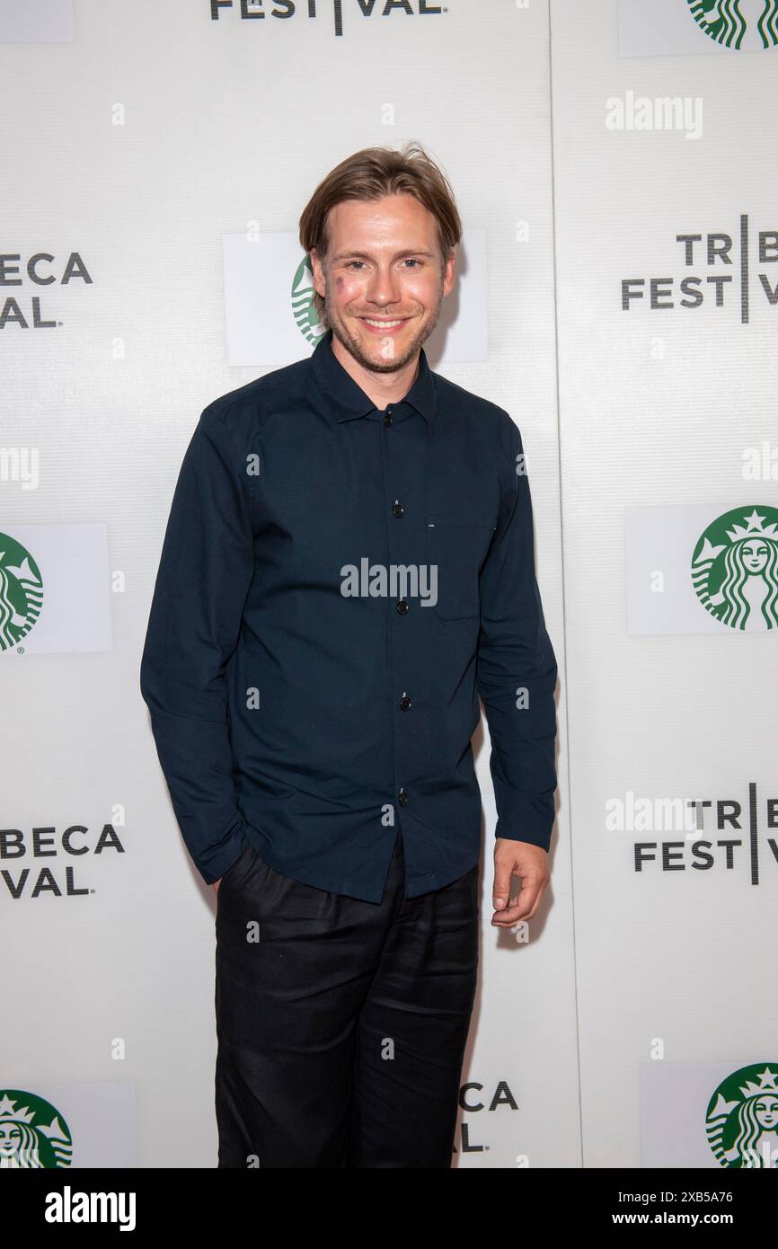 NEW YORK, NEW YORK - JUNE 08: Zach Booth attends the "Treasure ...