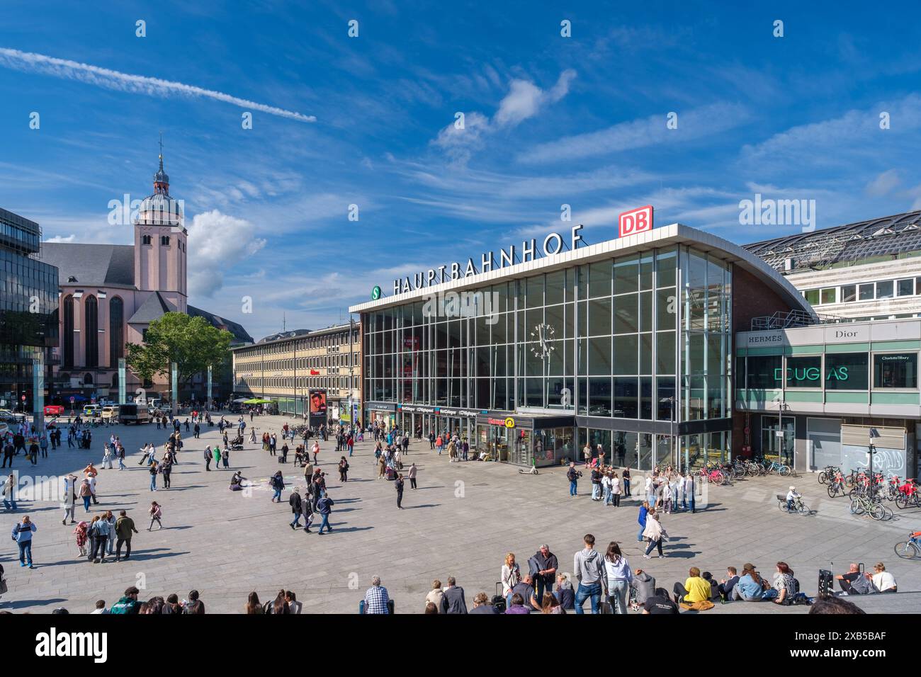 Cologne, Germany - May 22, 2024 : View of the crowded Hauptbahnhof, the ...