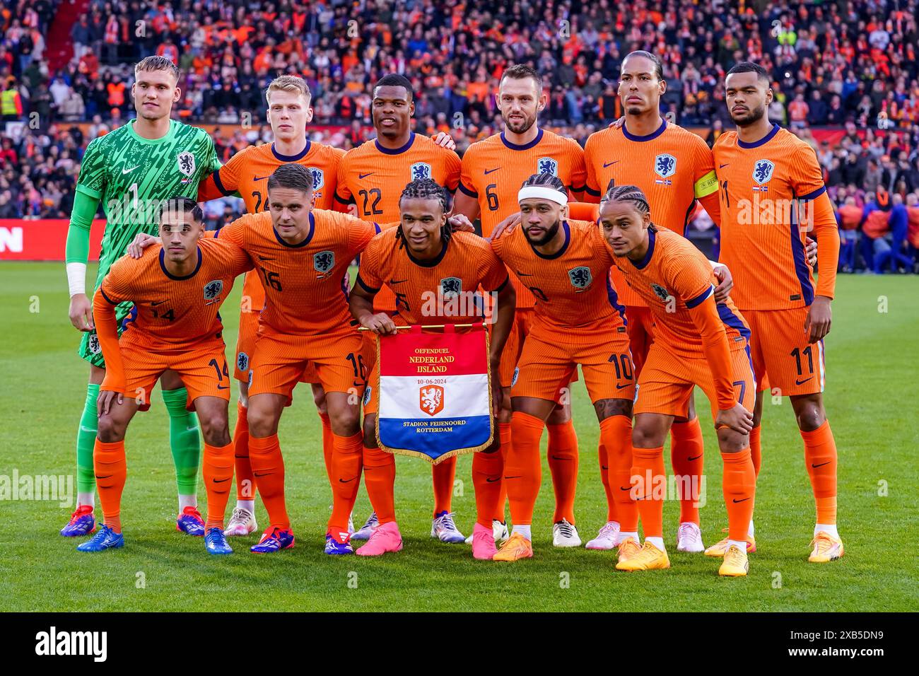 ROTTERDAM, NETHERLANDS - JUNE 10: Teamphoto with goalkeeper Bart ...