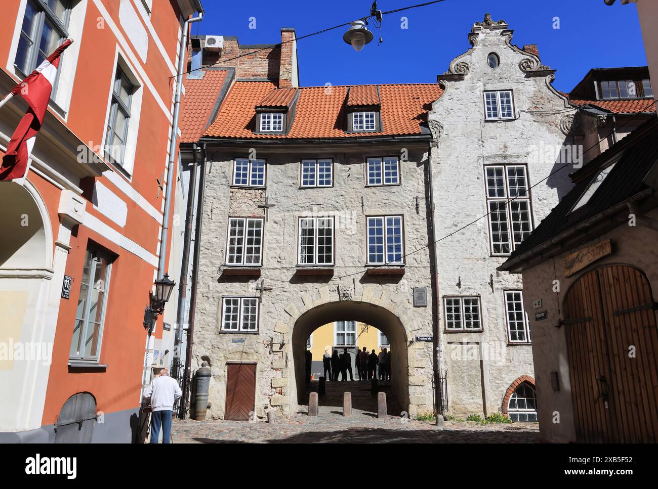 Swedish Gate, part of the Old Town walls that went around Riga during ...