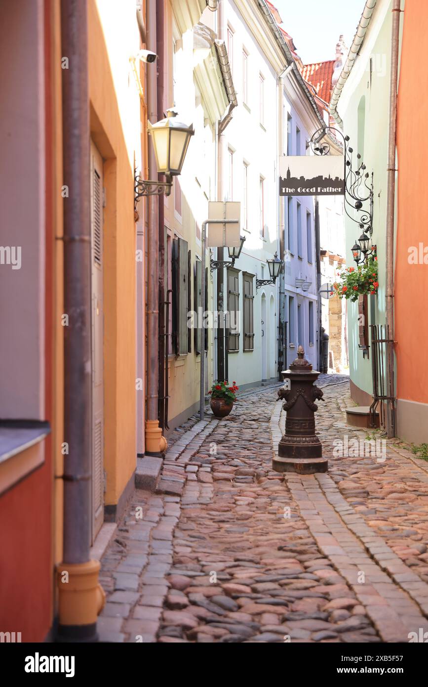 Troksnu Iela, very pretty street in the Old Town, in Riga, Latvia ...