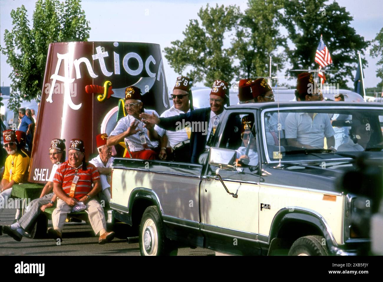 Participants in parade at Air Stream Trailer rally in Jackson Center ...