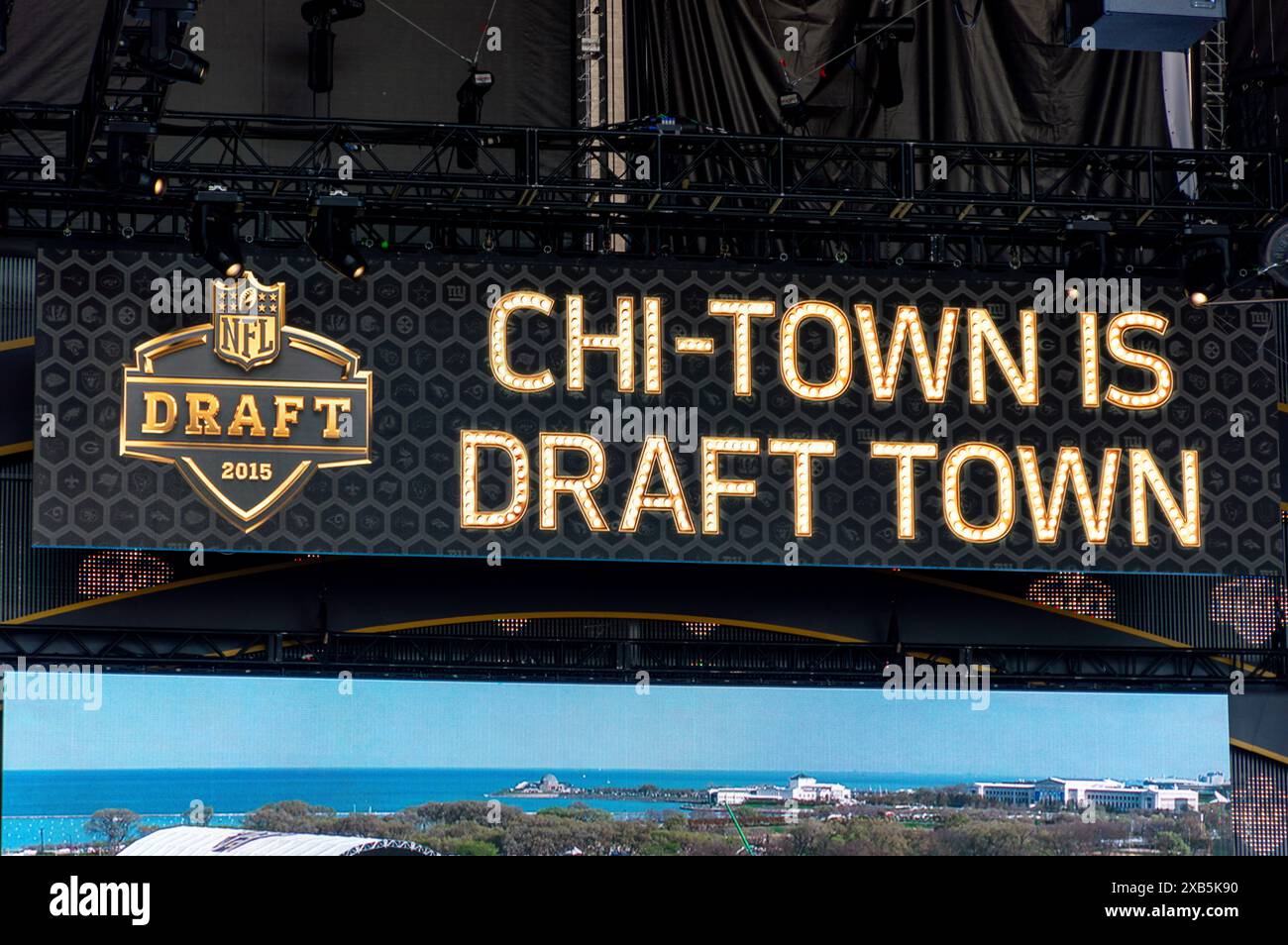 2015 draft crowd hi-res stock photography and images - Alamy