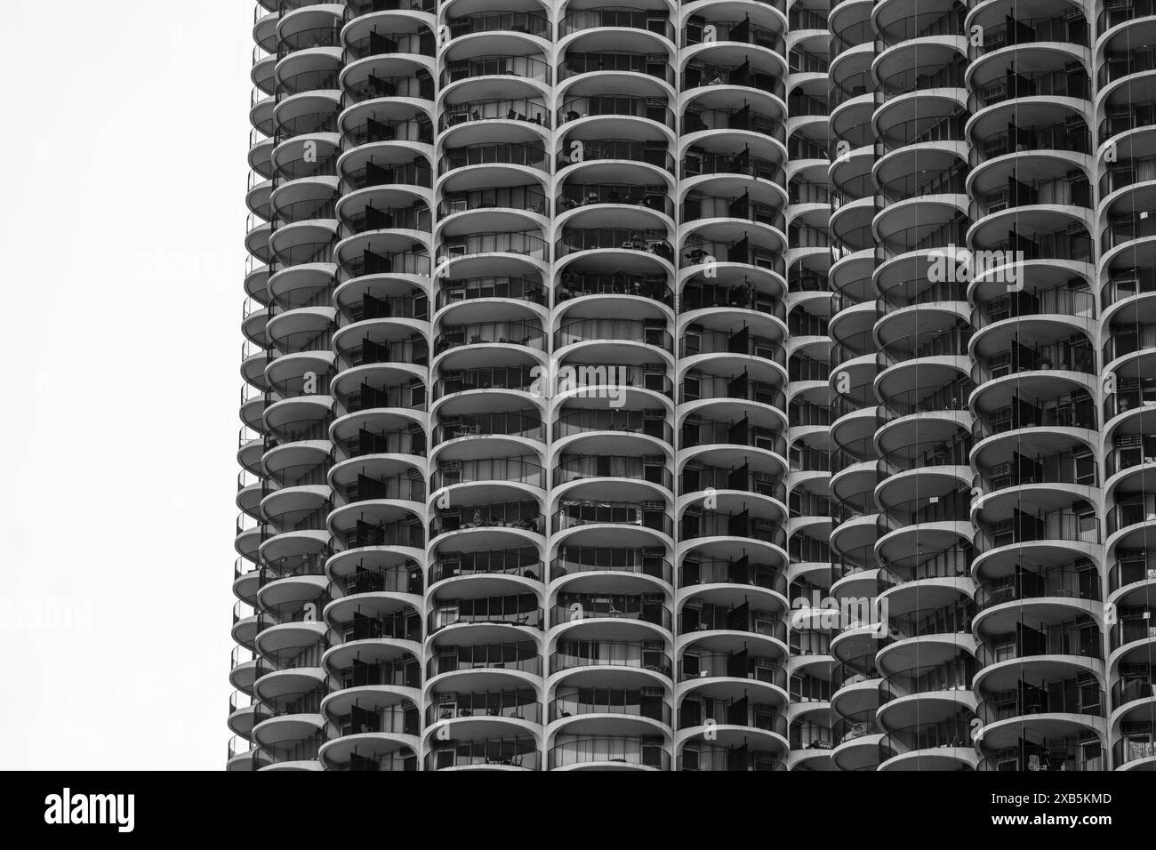 Chicago skyline marina Black and White Stock Photos & Images - Alamy