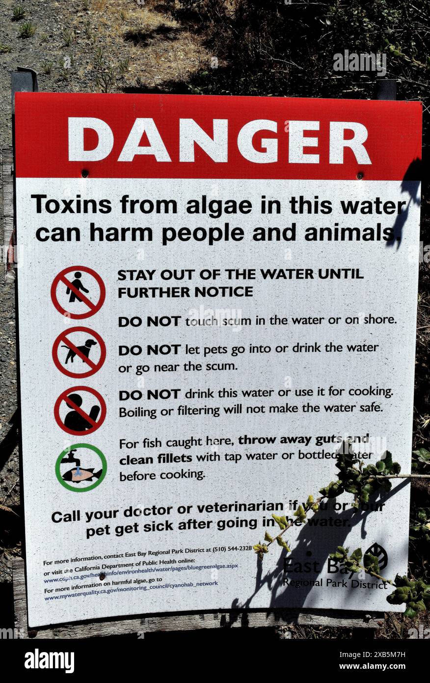 Danger; toxins from algae in water sign at Quarry Lakes Regional ...