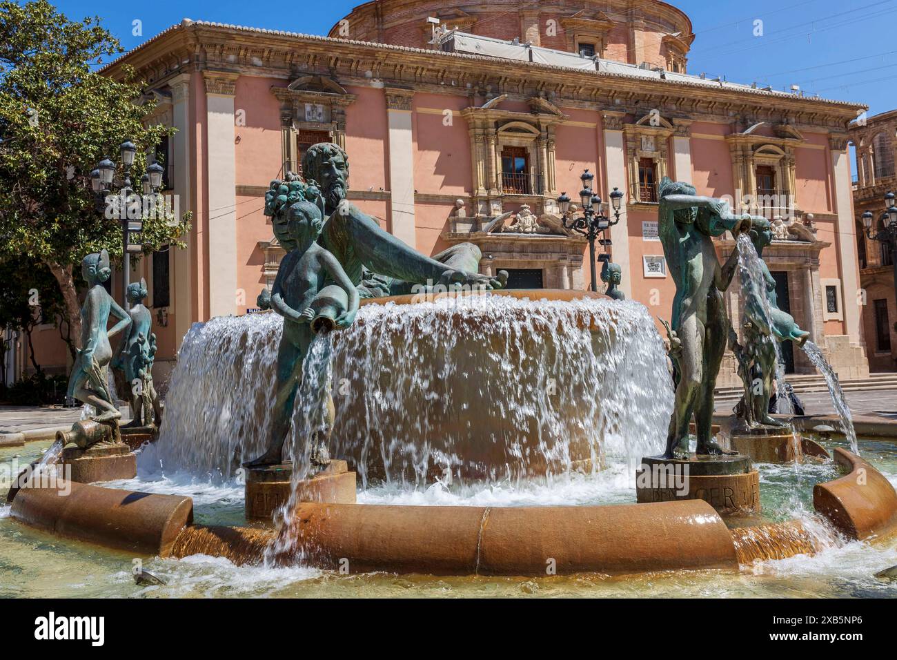 VALENCIA, SPAIN - May 2, 2024: Plaza de la Virgen, Turia Fountain ...
