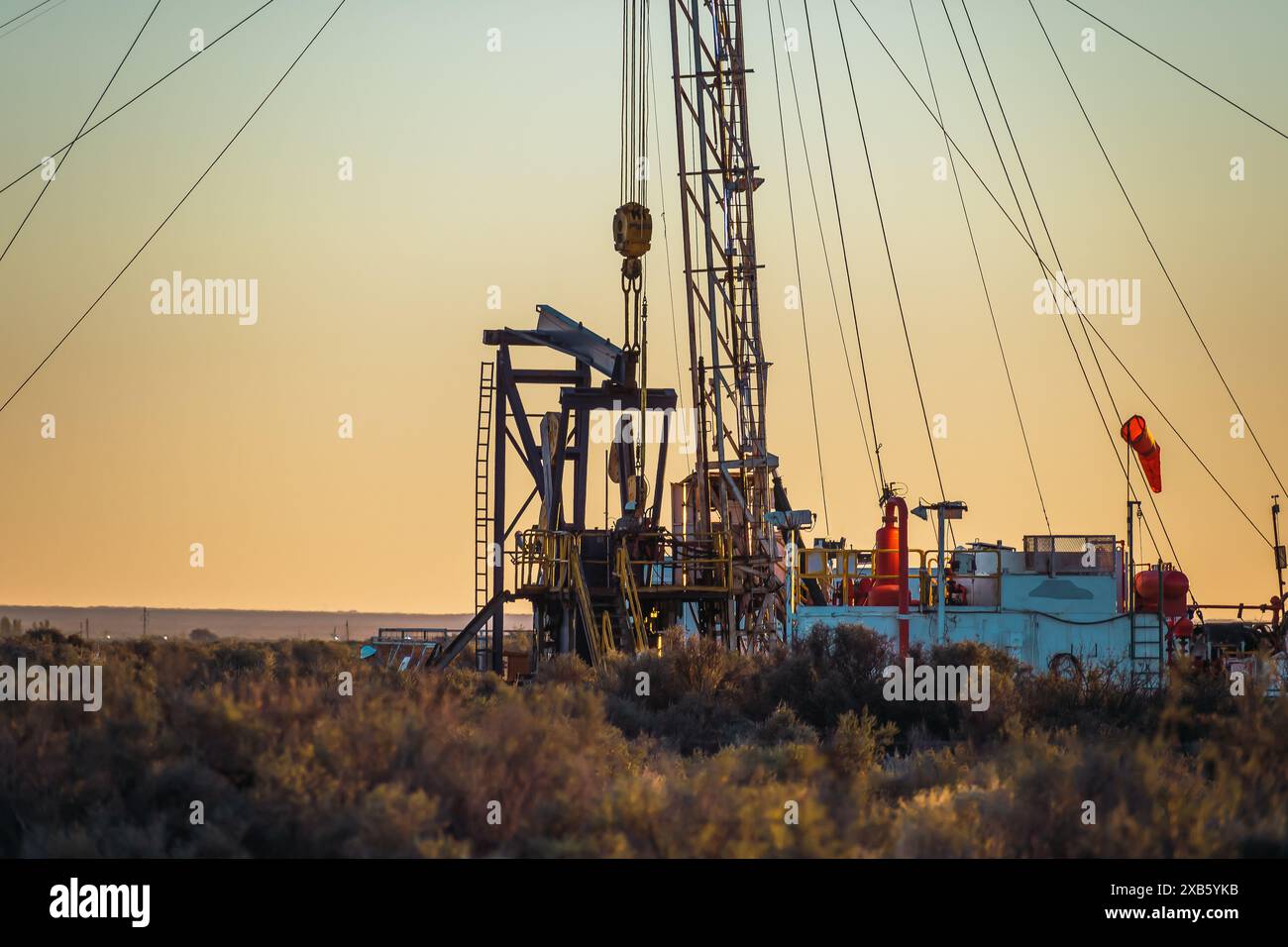 Offshore oil field sunset hi-res stock photography and images - Alamy