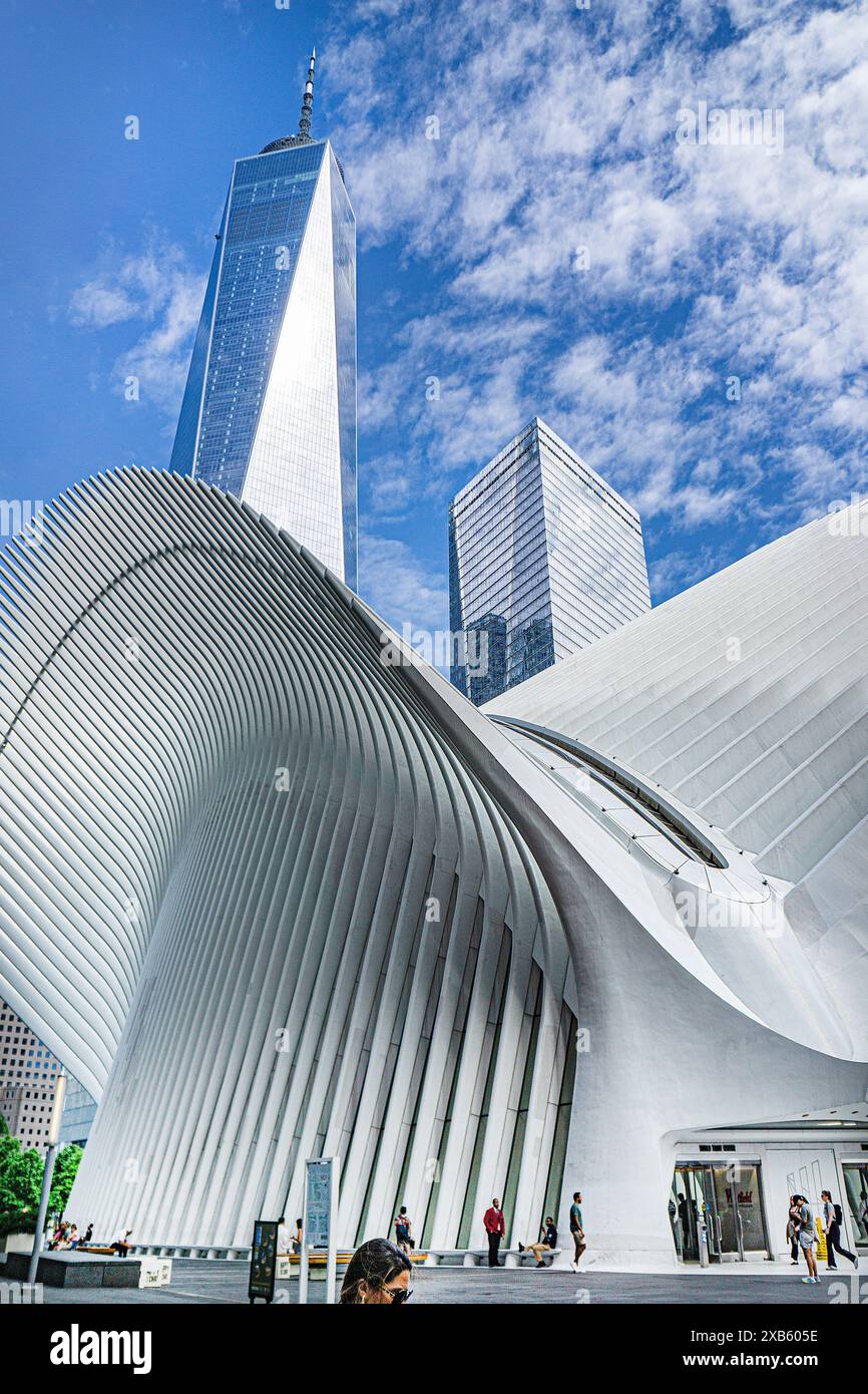 Oculus Transportation Hub and One World Trade Center, Financial ...