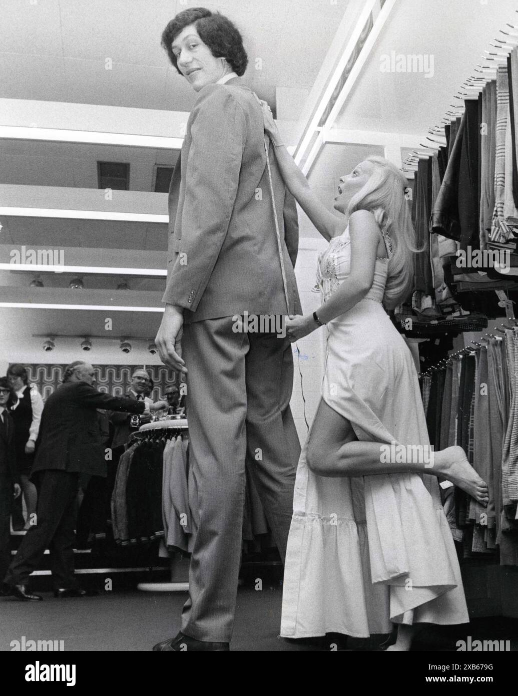 5 feet 7 inches hi-res stock photography and images - Alamy