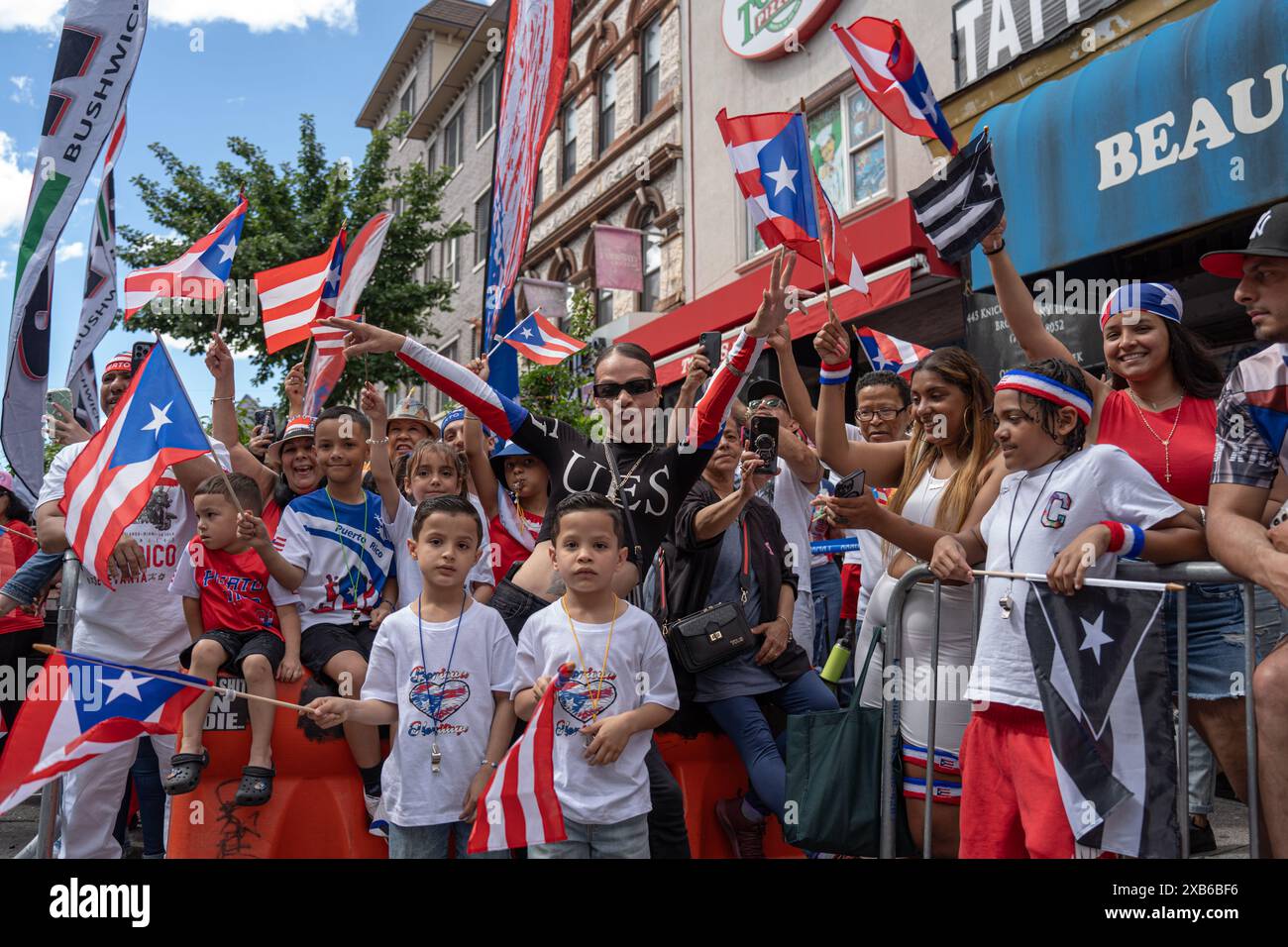 2024 knickerbocker avenue puerto rican day parade hi-res stock ...