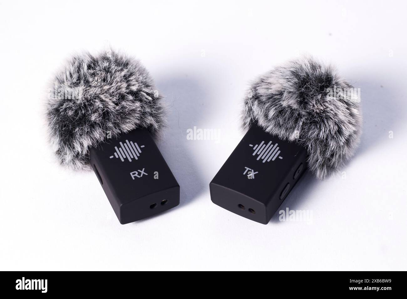 Black mini wireless mic, simple and flexible. commonly used by content ...