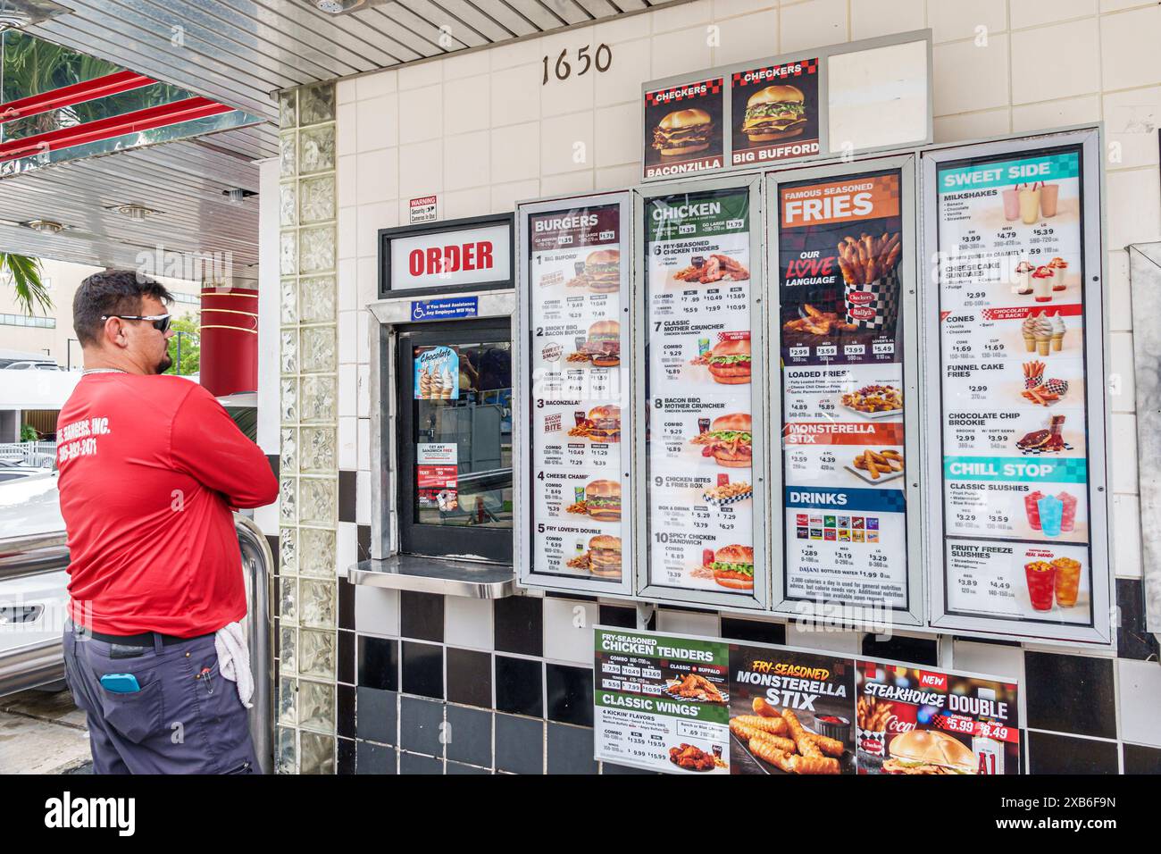 Checkers fast food restaurant hi-res stock photography and images - Alamy