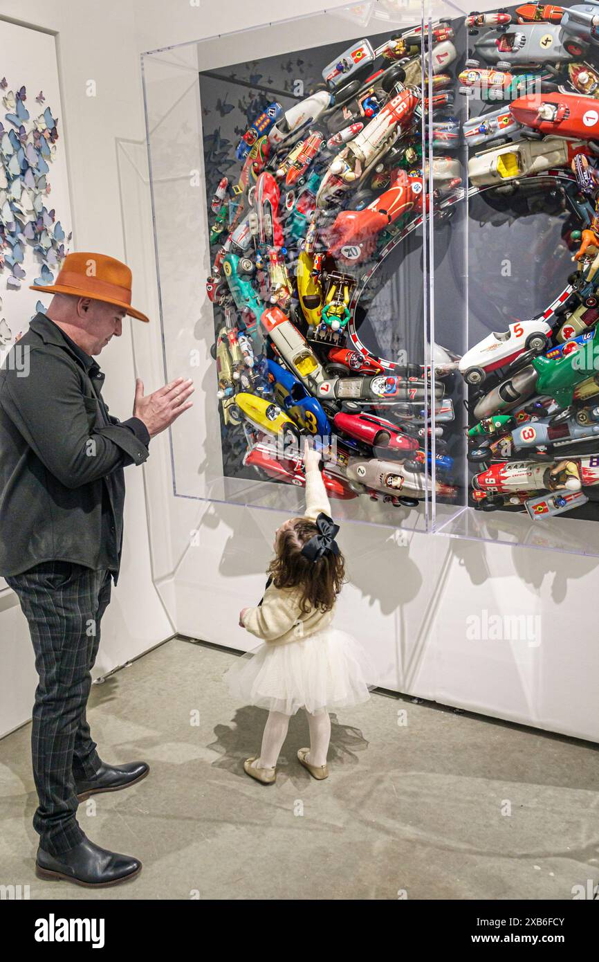 Kids display artwork hi-res stock photography and images - Alamy