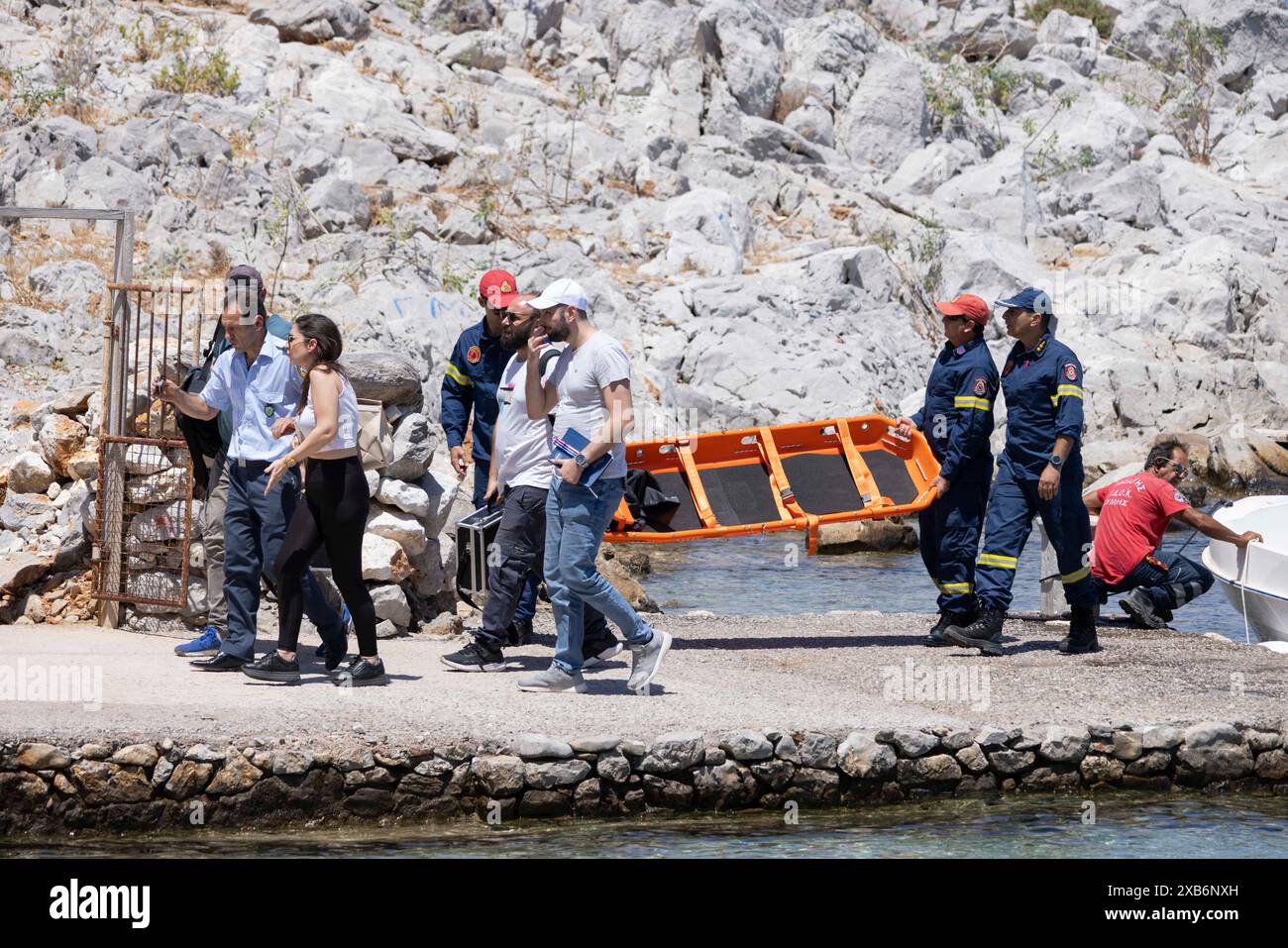 Greek rescue workers hi-res stock photography and images - Alamy