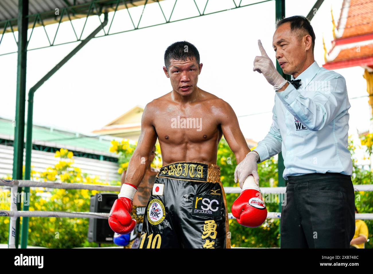 Bangkok, Thailand. 10th June, 2024. Daisuke Sugita (L) gets a point taken off by the referee ...