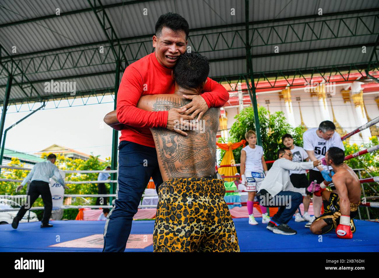 Bangkok, Thailand. 10th June, 2024. Wira Mikham (R) and his trainer (L ...
