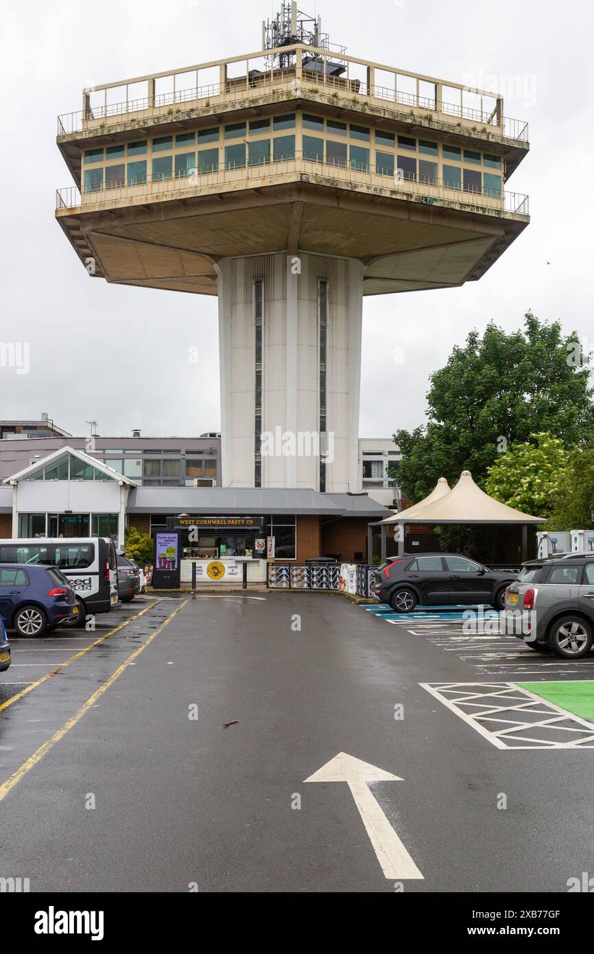 Motorway service station hi-res stock photography and images - Alamy