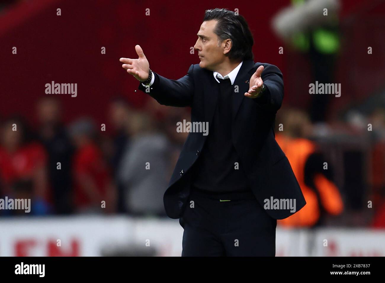 Coach Vincenzo Montella of Turkiye during the International Friendly ...