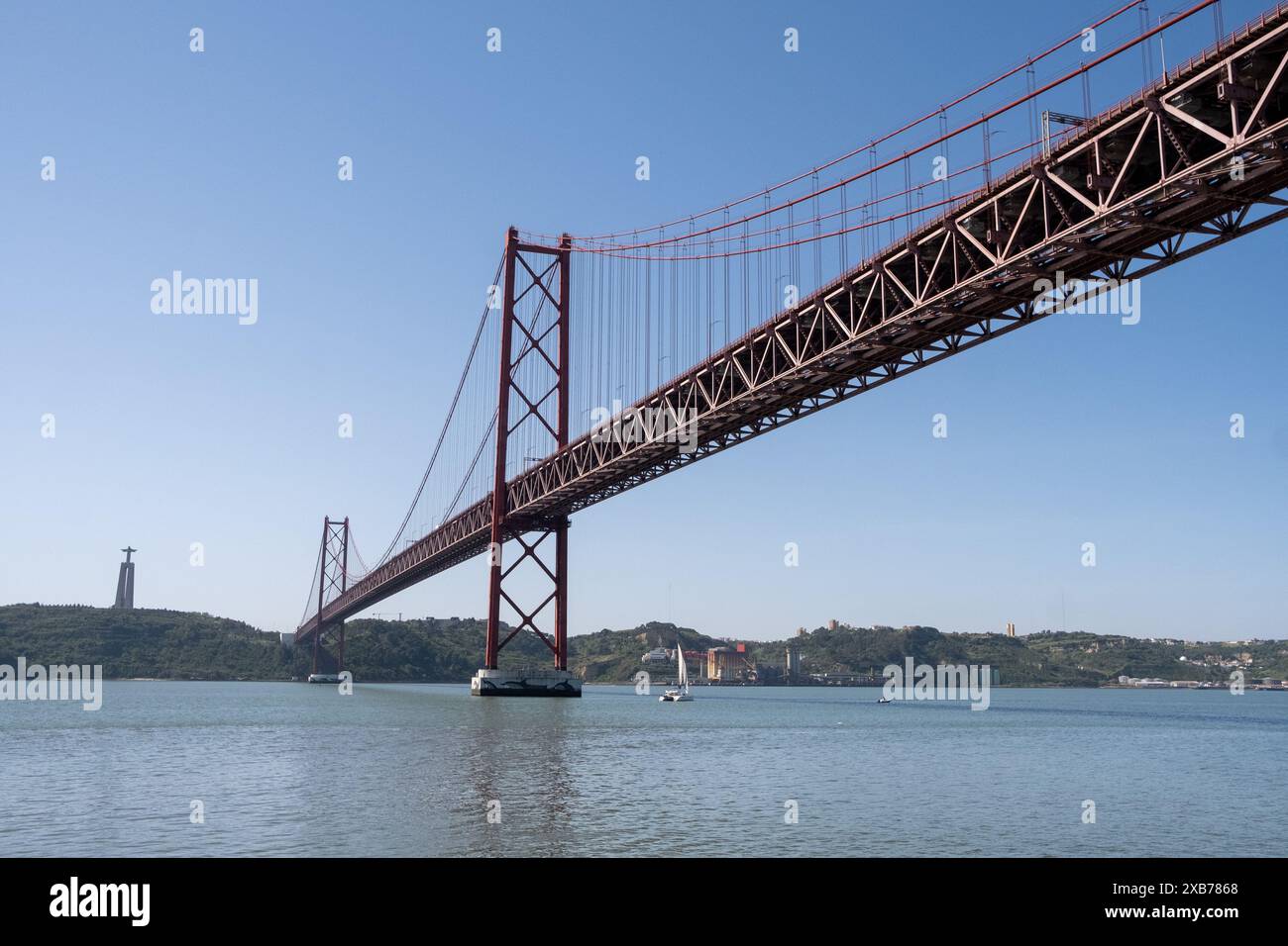 The 25 April Bridge (in Portuguese Ponte 25 de Abril), a suspension ...