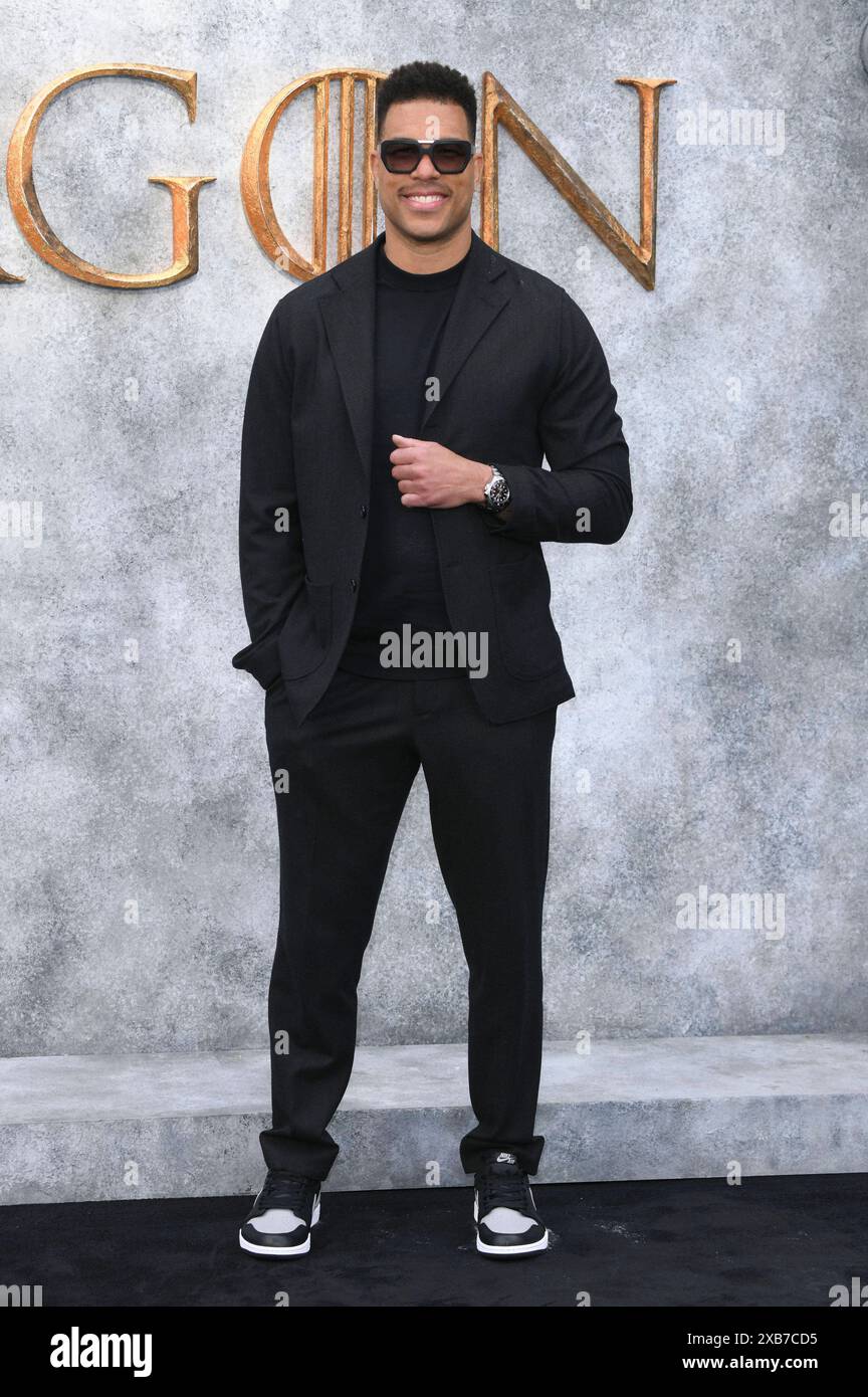 Jason Bell bei der Premiere der 2. Staffel der Sky Now Serie House of ...