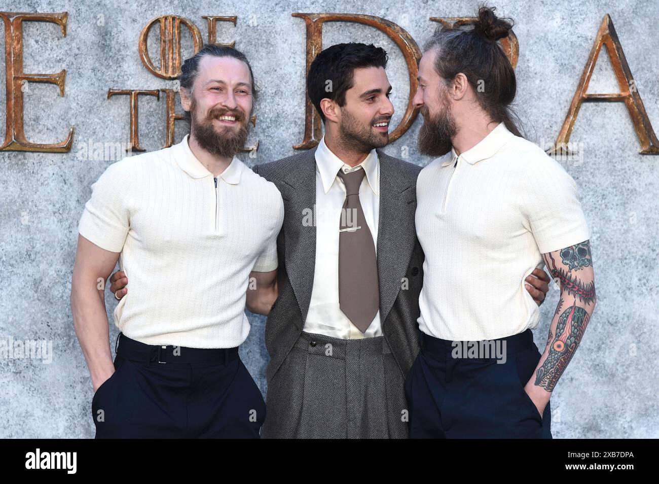 Luke Tittensor, Fabien Frankel und Elliot Tittensor bei der Premiere ...