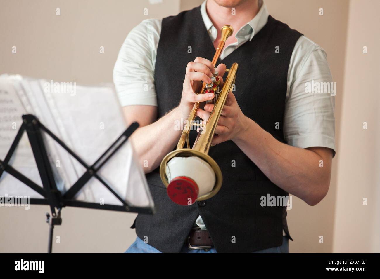 Man room musical instruments hi-res stock photography and images - Alamy