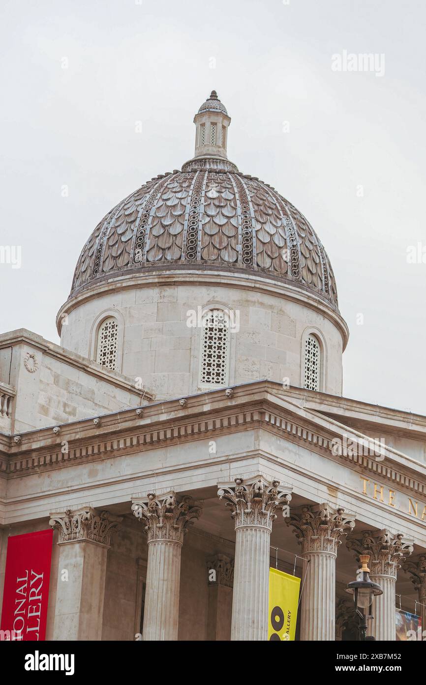 Grand neoclassical building stands hi-res stock photography and images ...