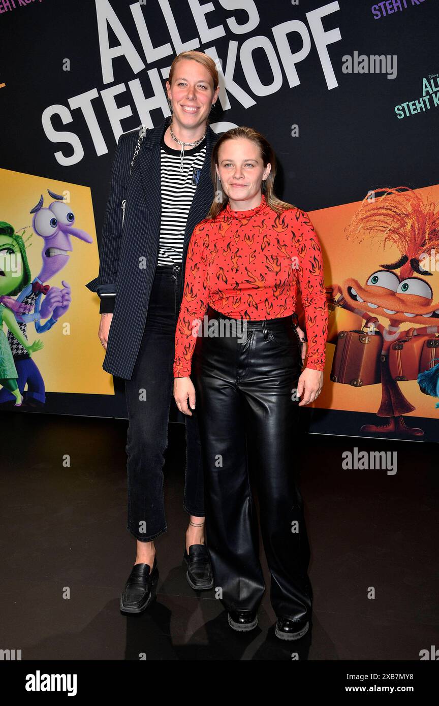 Katharina Zorn und Jasna Fritzi Bauer bei der Premiere des Kinofilms ...