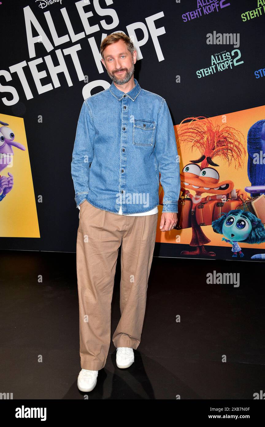 Daniel Boschmann bei der Premiere des Kinofilms Alles steht Kopf 2 ...