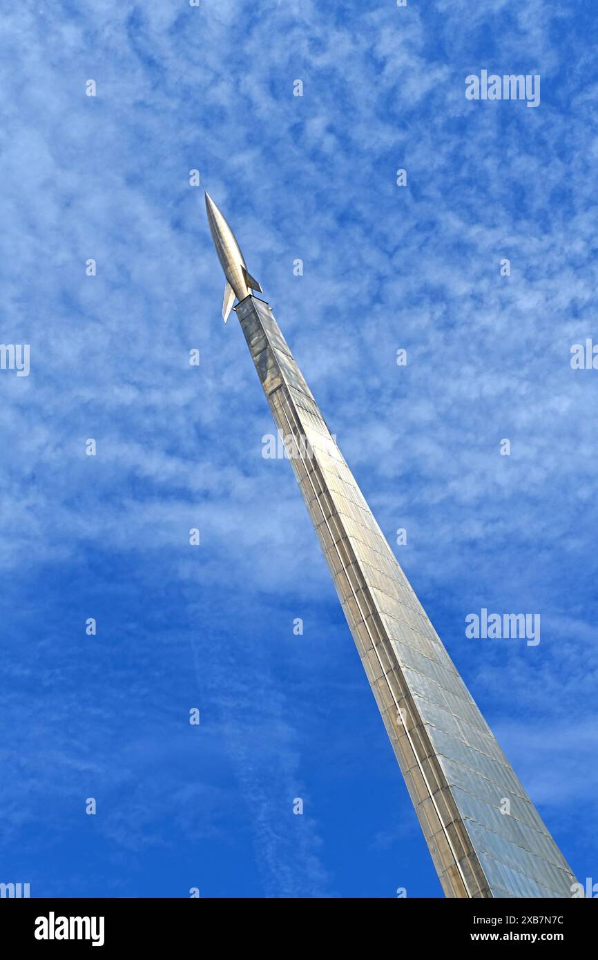Erected rocket hi-res stock photography and images - Alamy