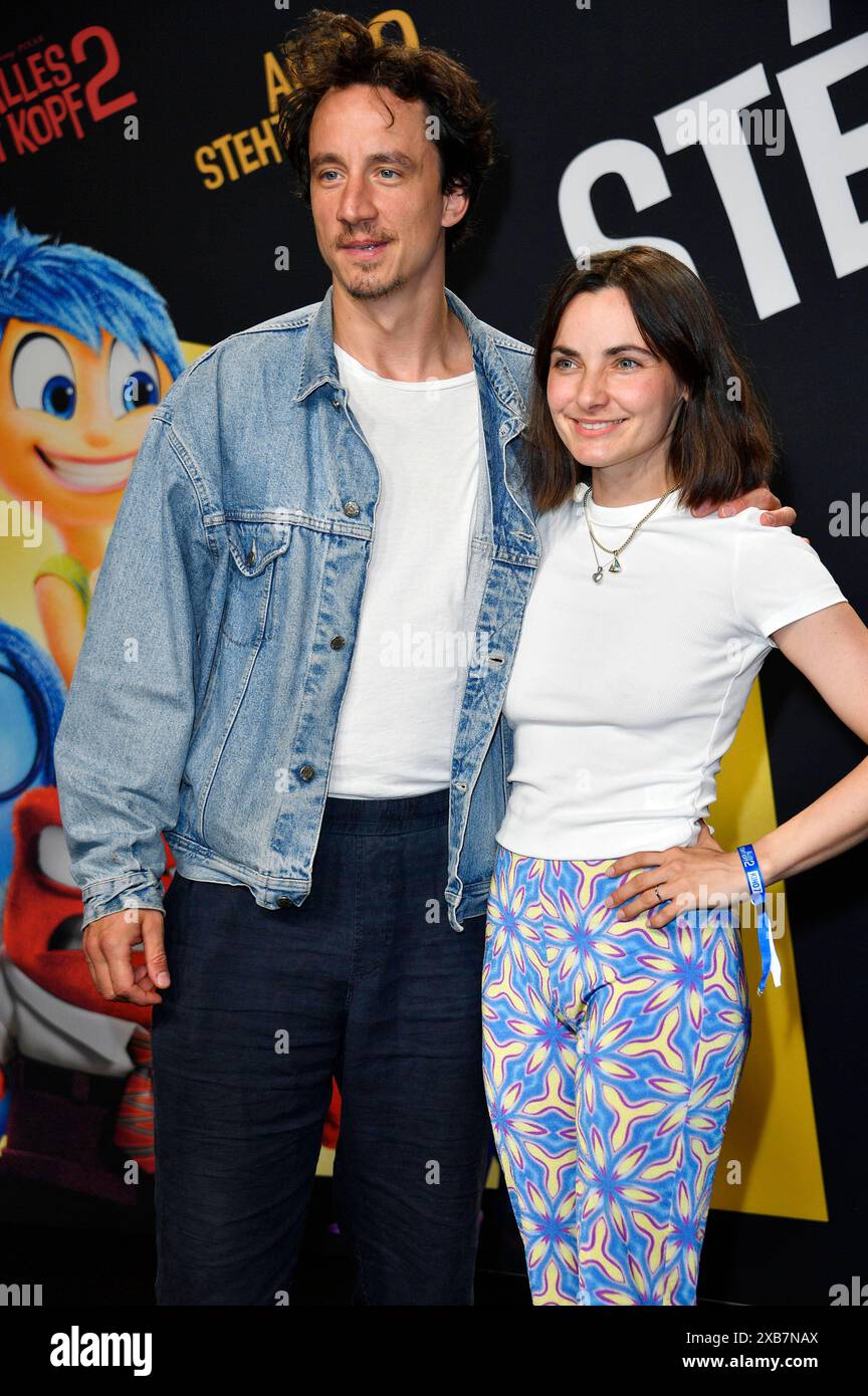 Laurence Rupp und Paula Schramm bei der Premiere des Kinofilms Alles ...