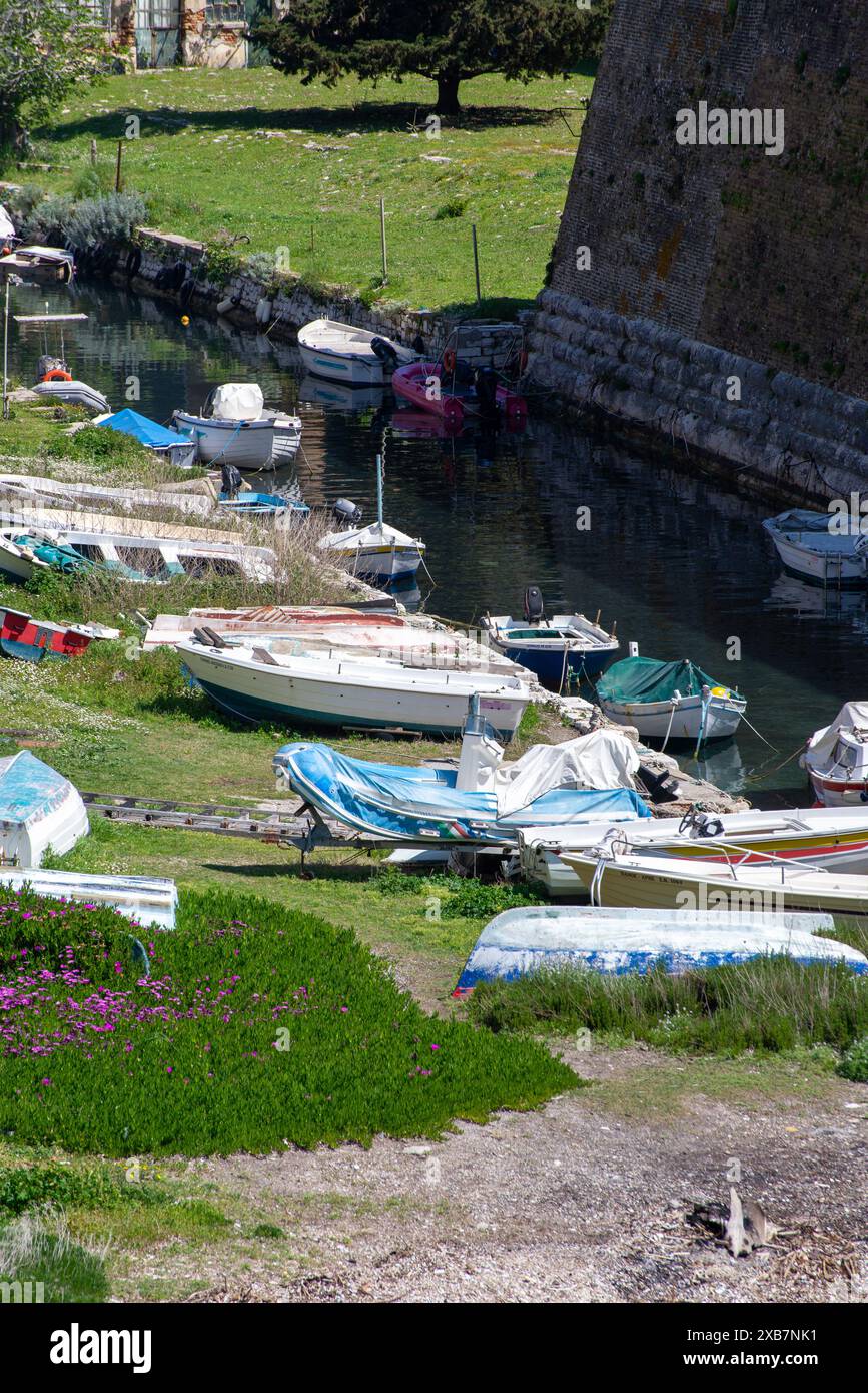 Rowboats by riverside hi-res stock photography and images - Alamy