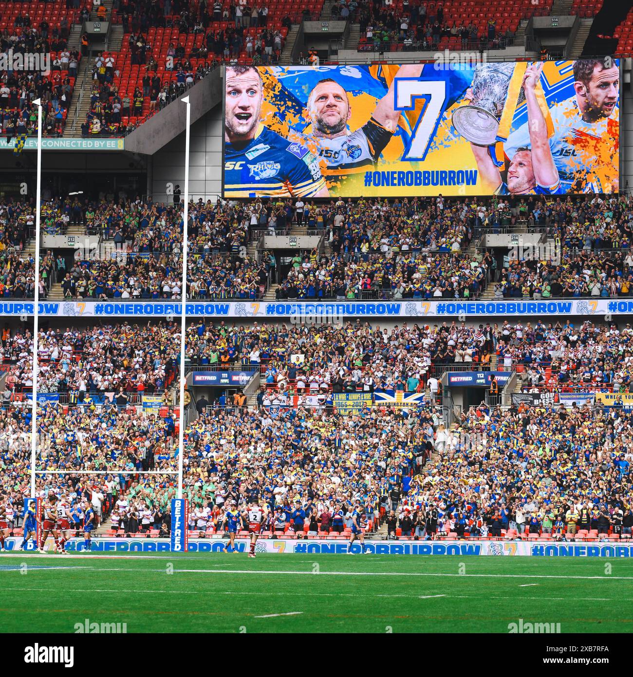 Warrington and Wigan fans pay tribute to Rob Burrow at Wembley during ...
