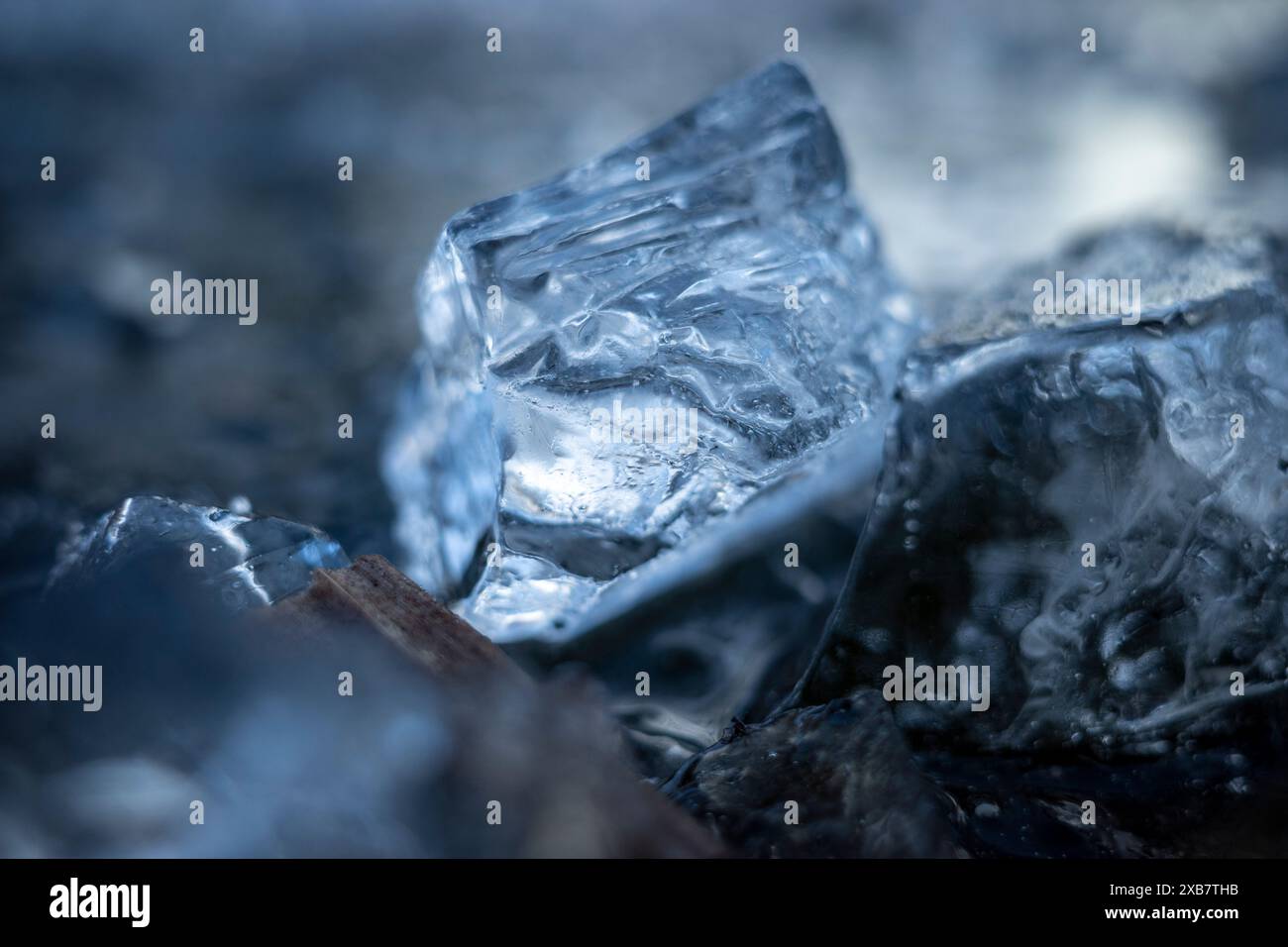 Small shard hi-res stock photography and images - Alamy