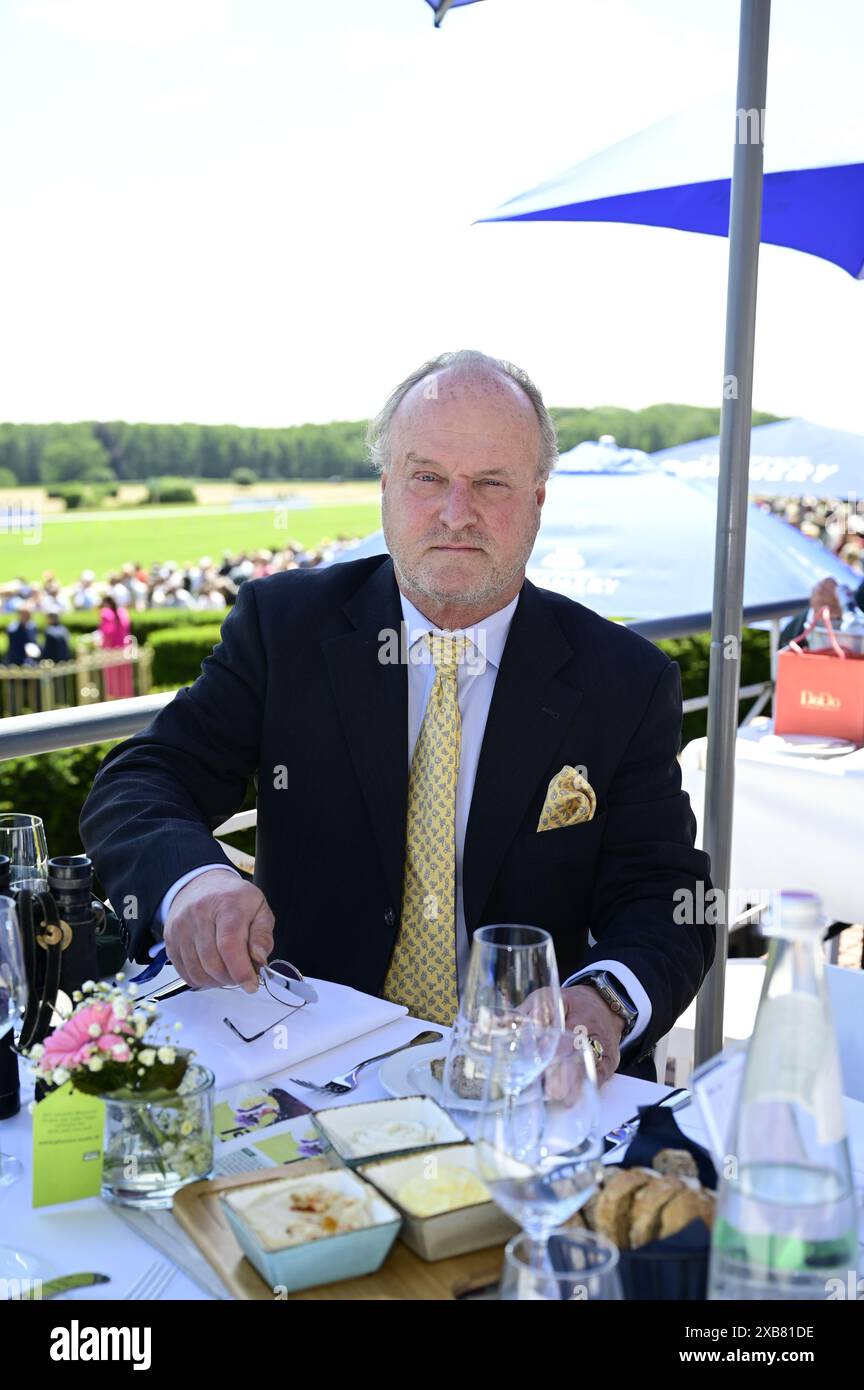 Philipp Graf von Stauffenberg beim Fashion Raceday auf der Rennbahn ...