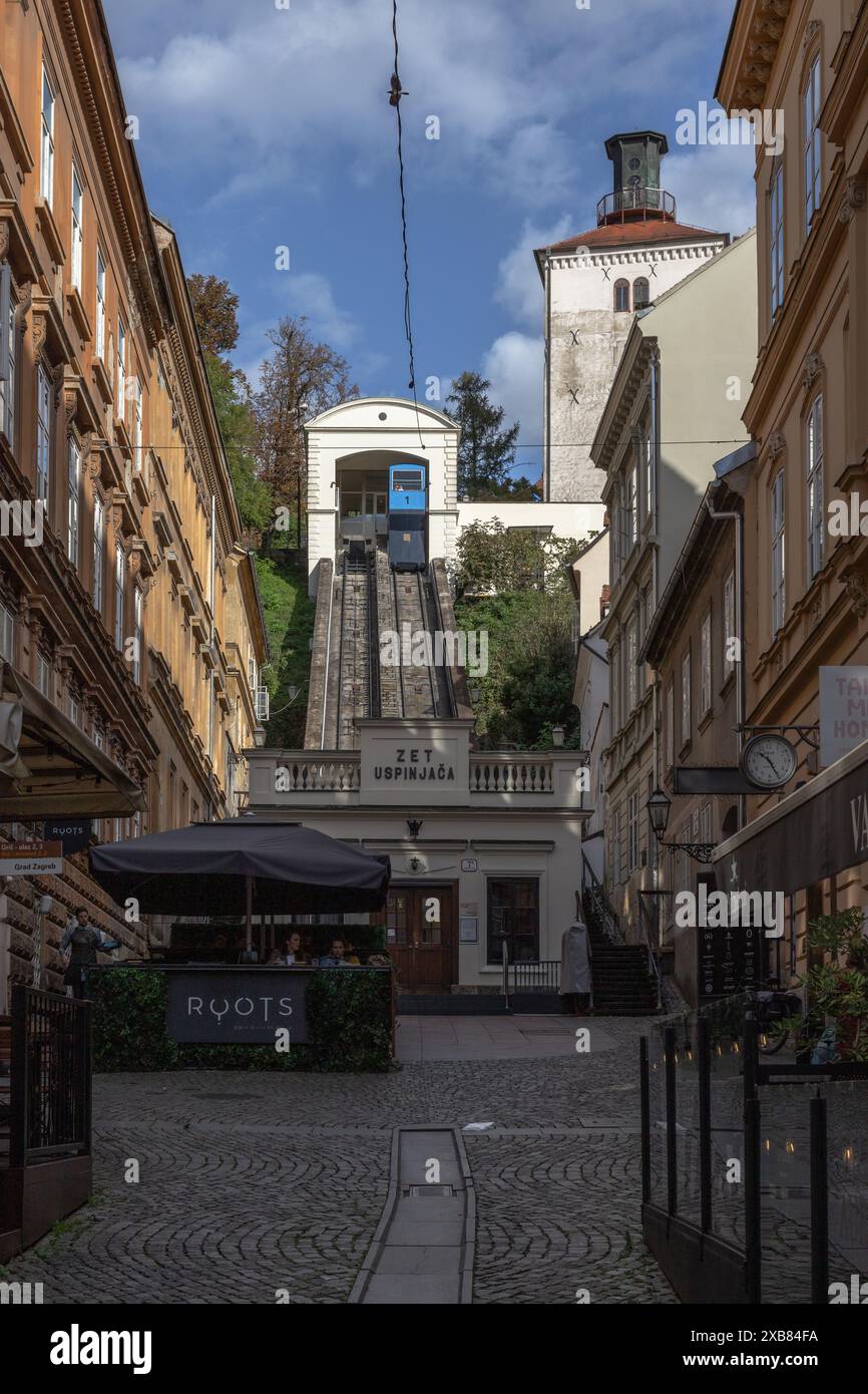 The prominent residences hi-res stock photography and images - Alamy
