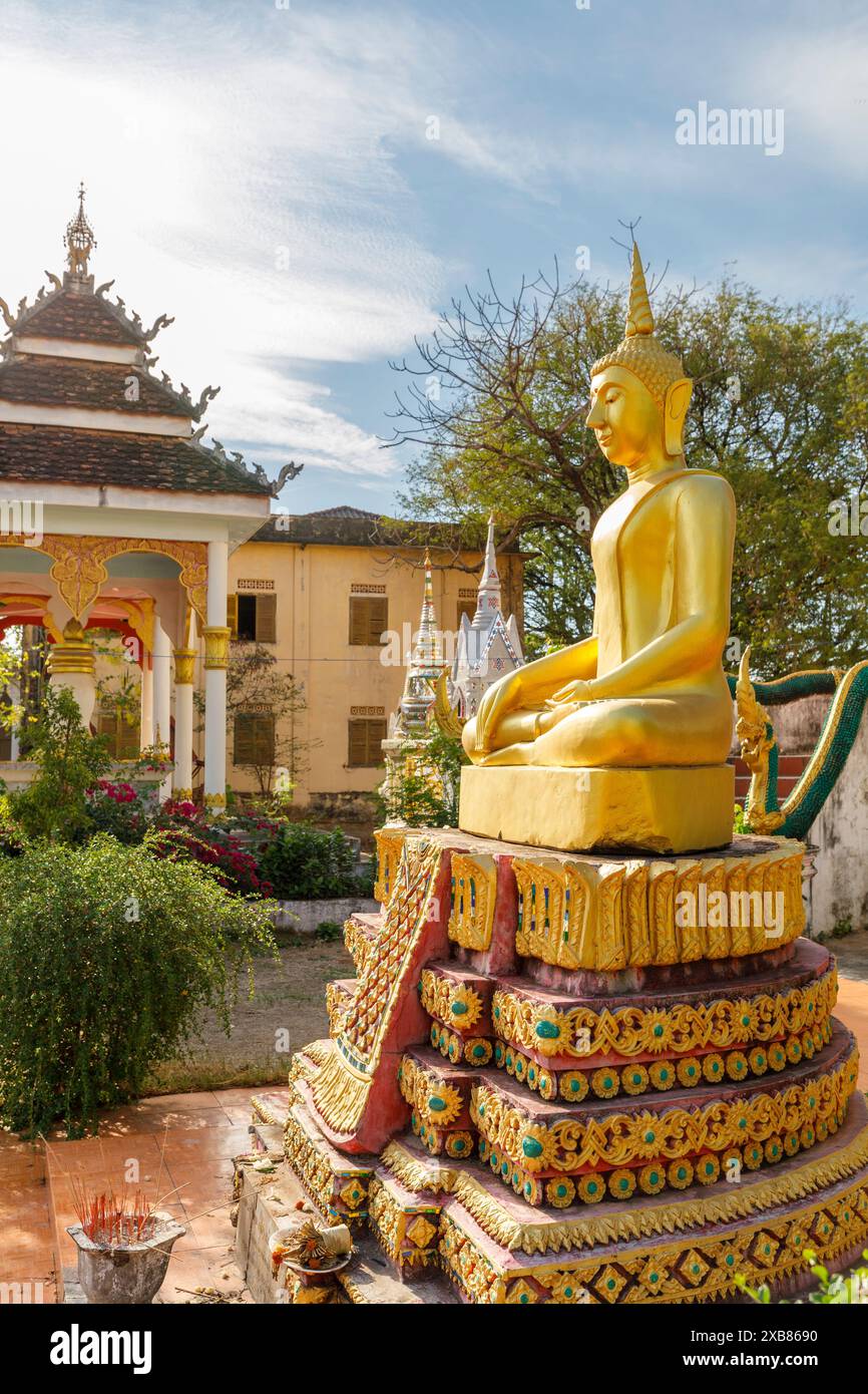 Temple buddha, Pakse, Laos Stock Photo - Alamy