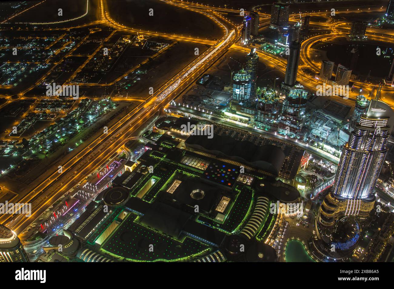 Nighttime view lights from skyscrapers hi-res stock photography and ...