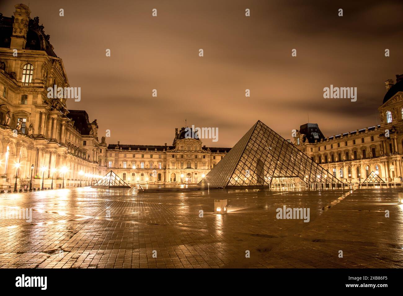 Illuminated courtyard hi-res stock photography and images - Alamy