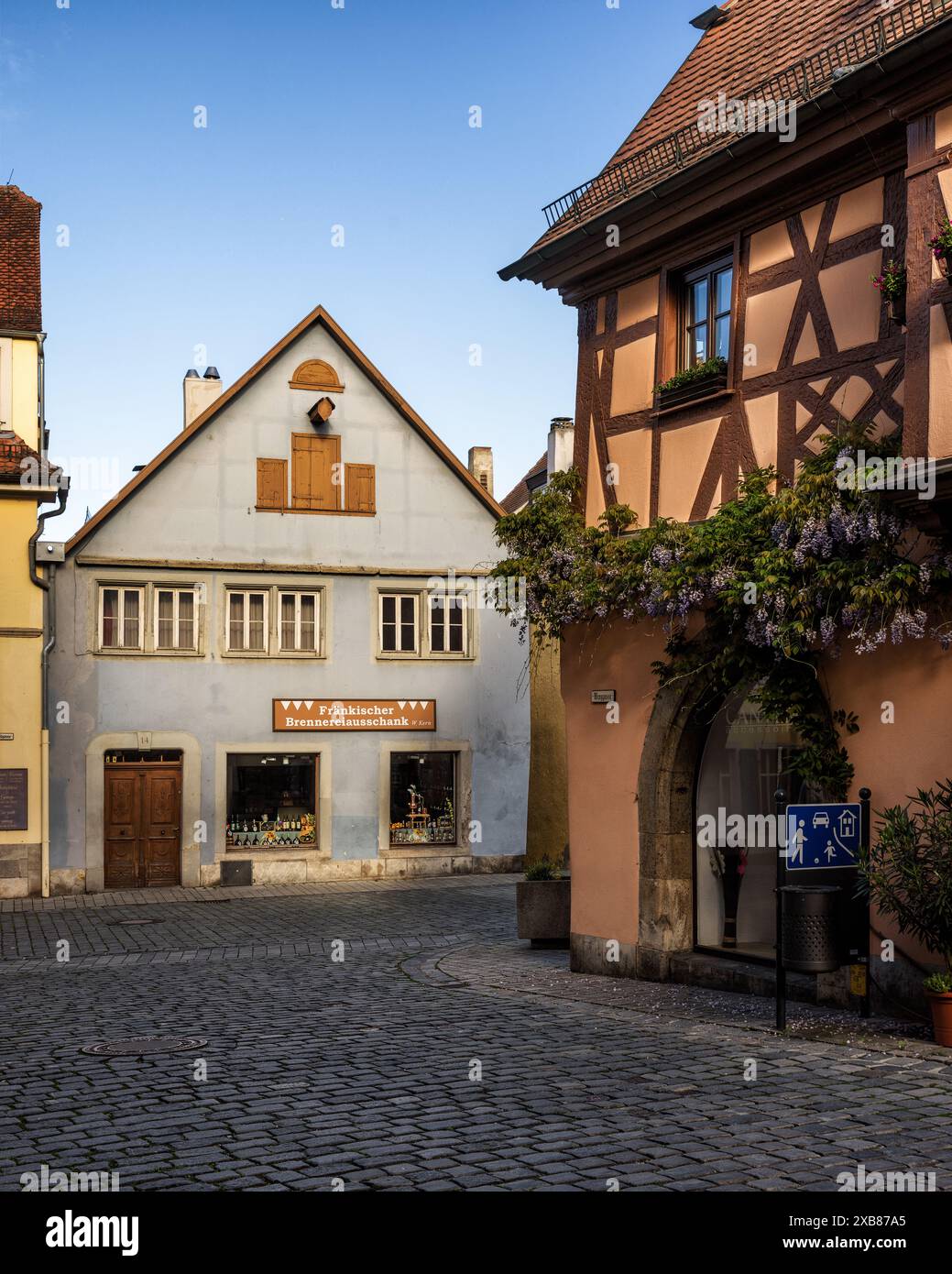 The magical old town in Rothenburg ob der Tauber and its beautiful ...