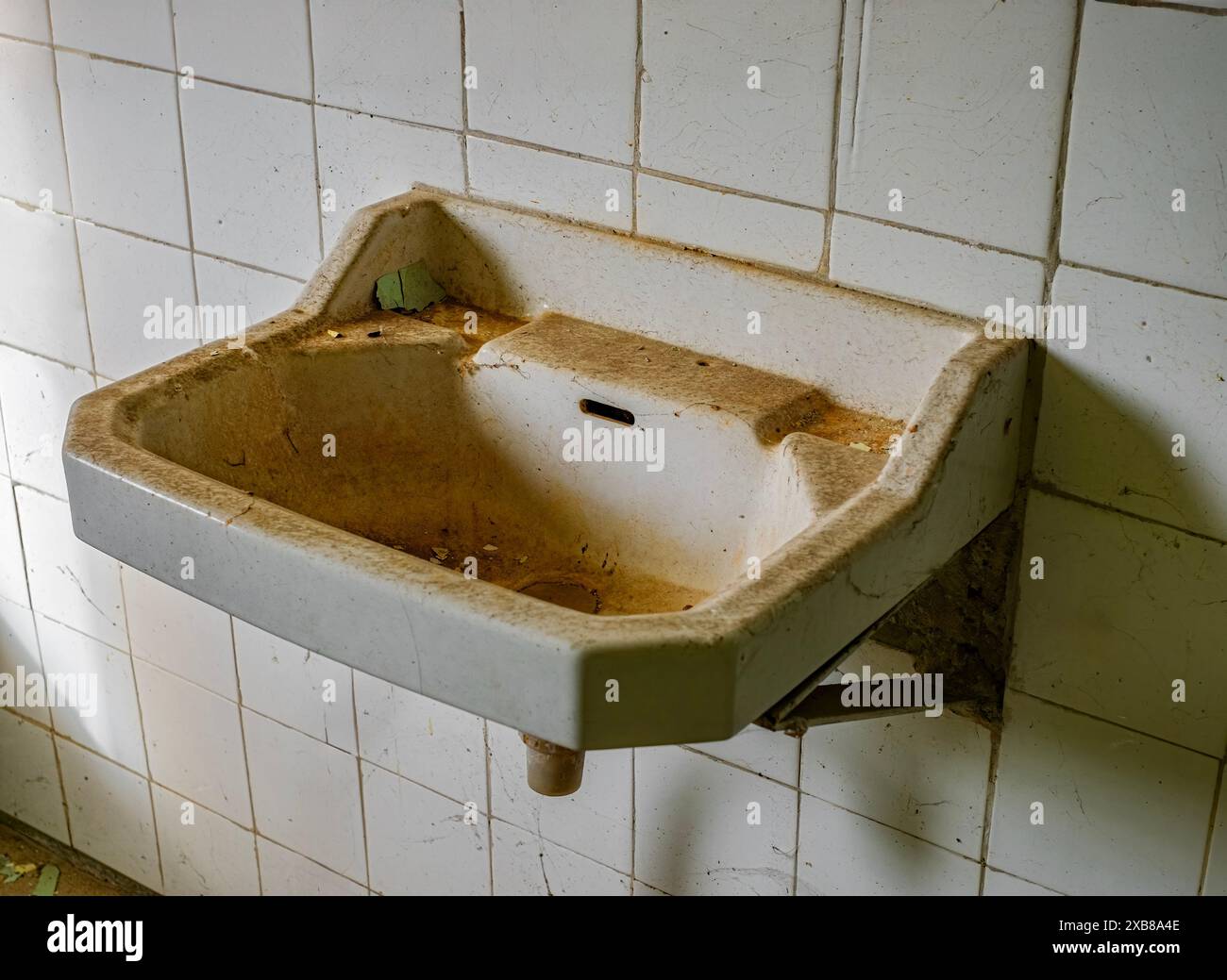 Old dusty mirror hi-res stock photography and images - Alamy