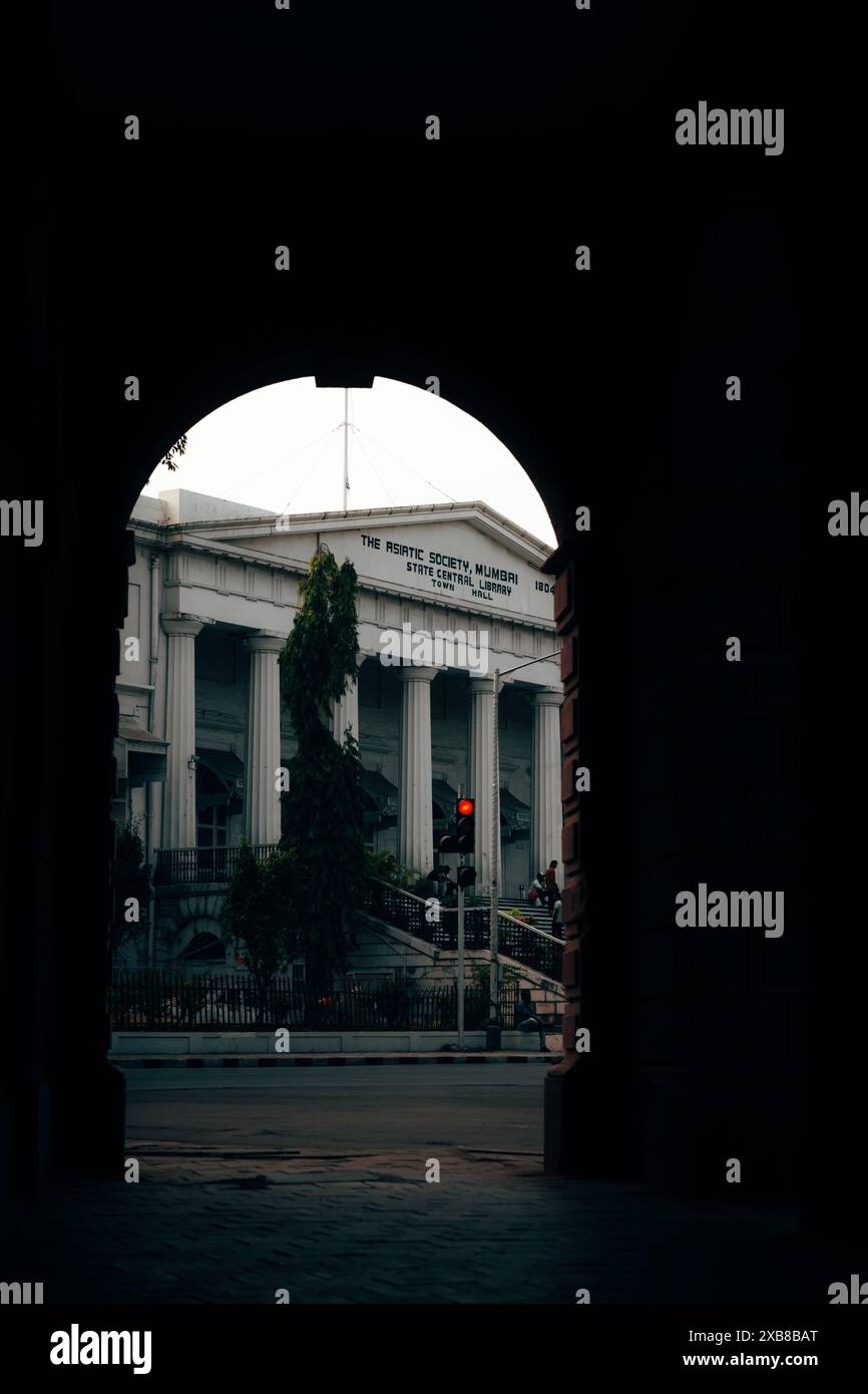 Support columns under bridge hi-res stock photography and images - Alamy
