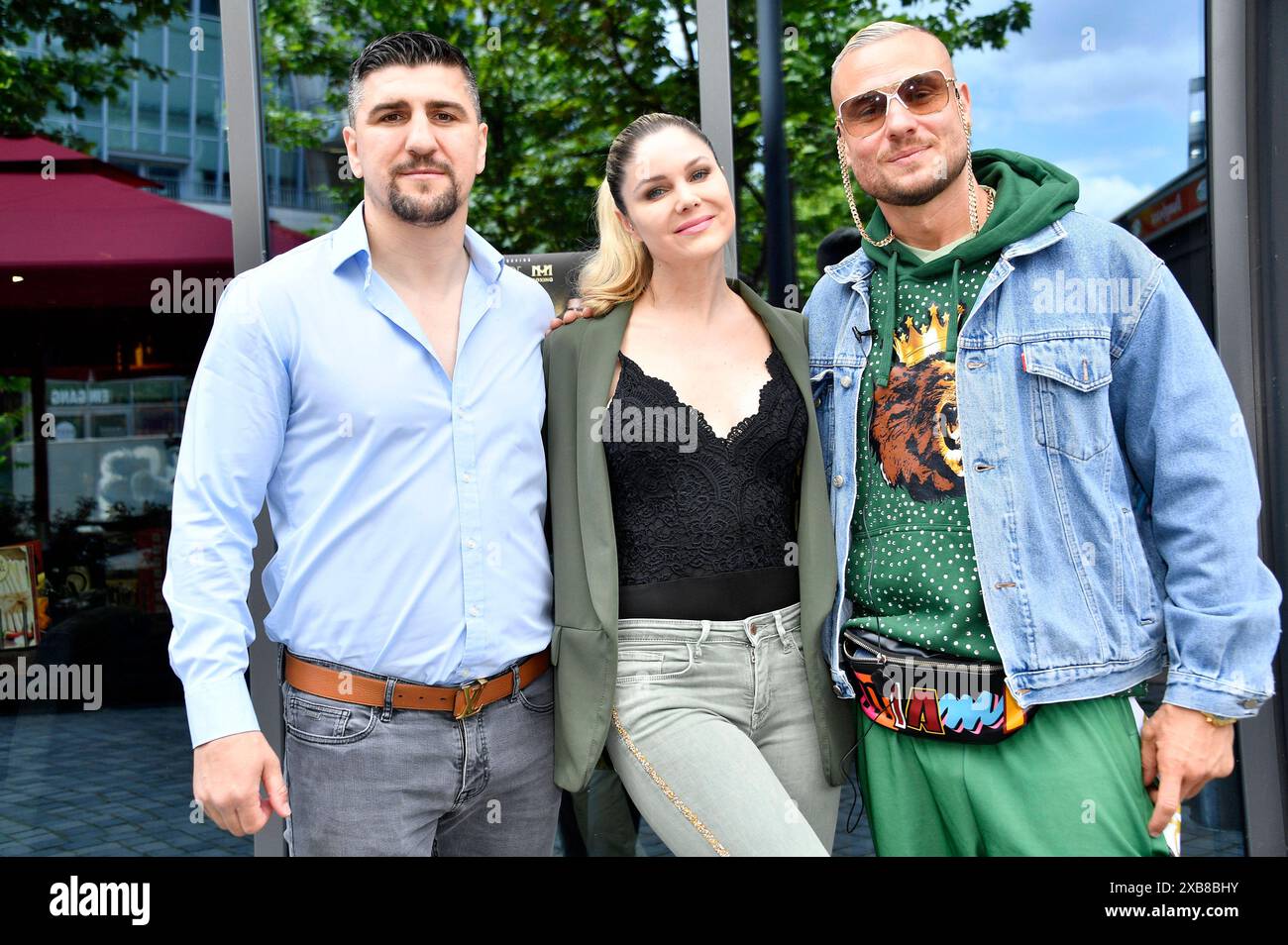 Marco Huck, Yvonne Woelke und Eric Sindermann bei der Pressekonferenz ...