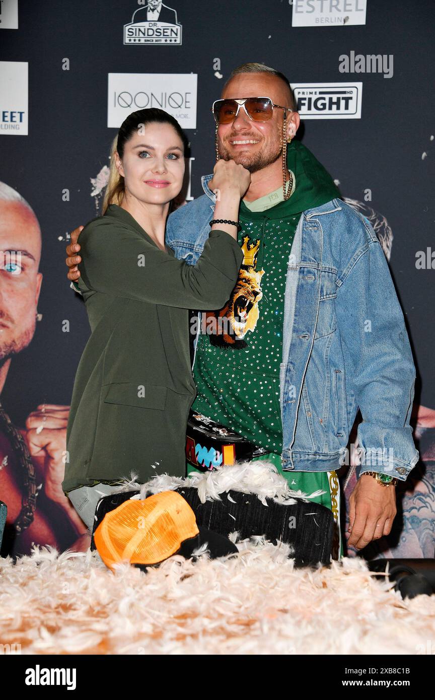 Yvonne Woelke und Eric Sindermann bei der Pressekonferenz zum Boxkampf ...