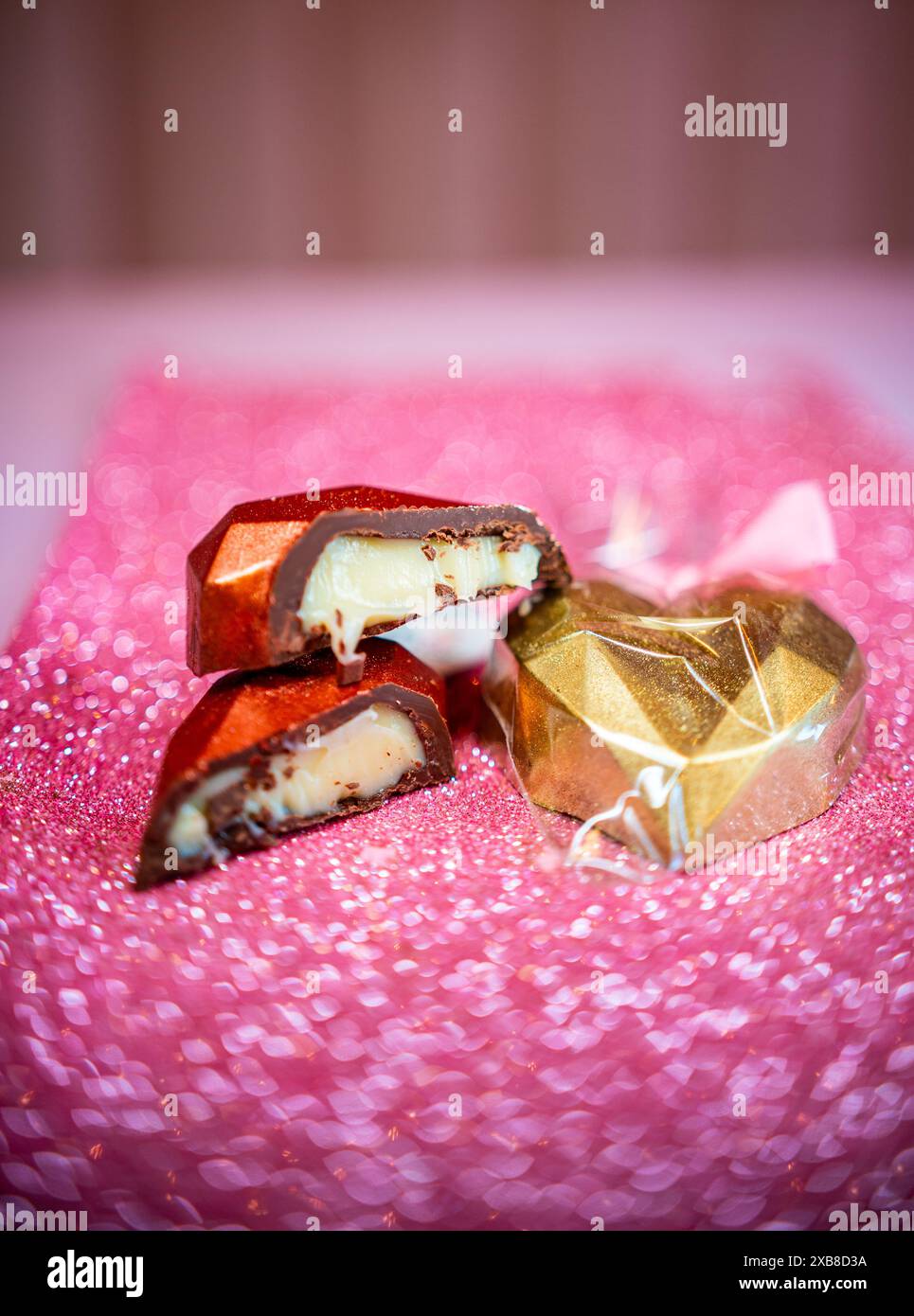 Elegant pink plate hi-res stock photography and images - Alamy