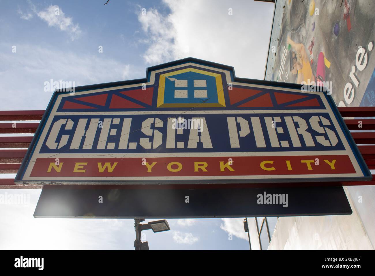 The Chelsea Piers sign, New York City building facade Stock Photo - Alamy