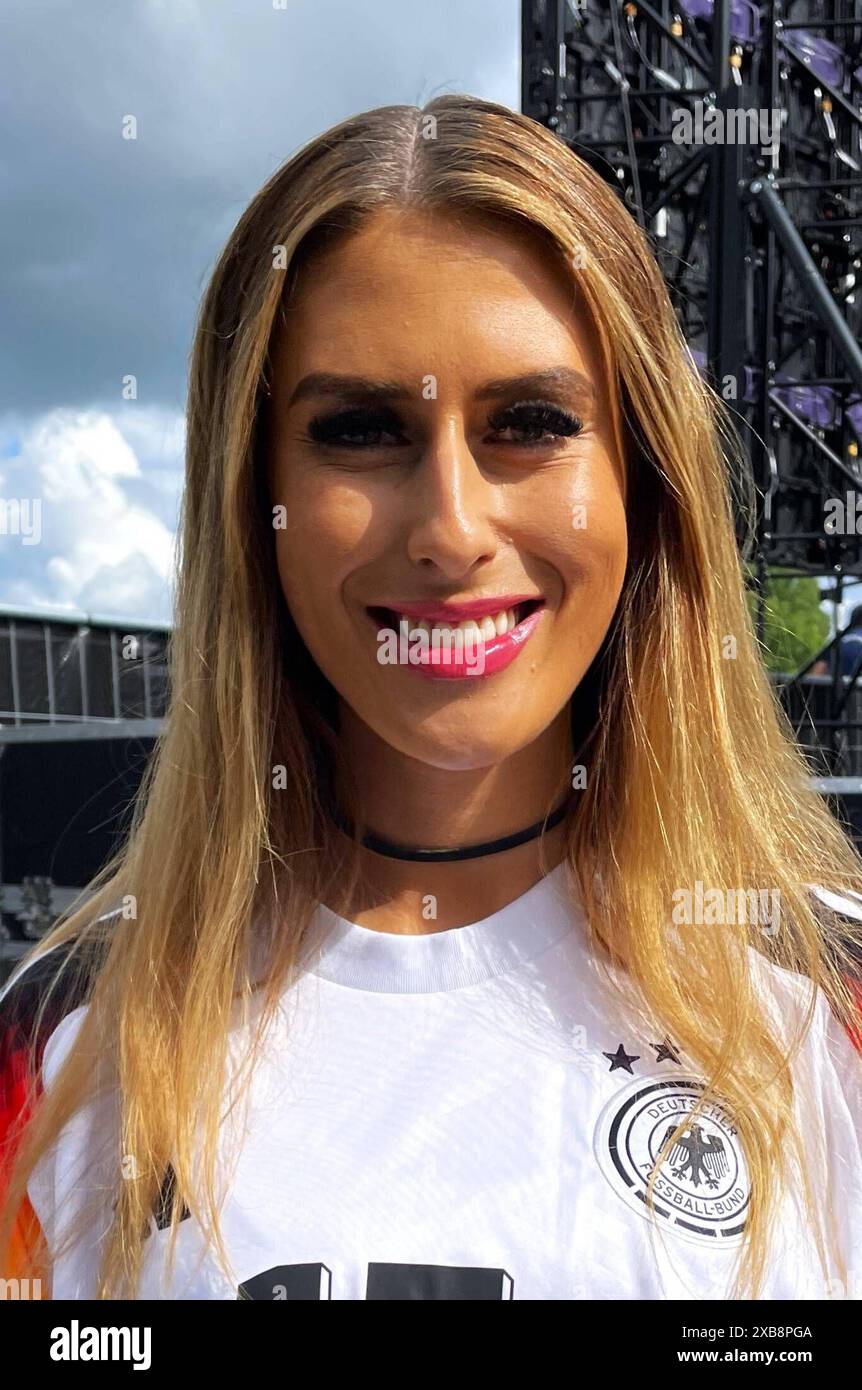 Mallorca Sommerfestival 2024 in Rosenheim. Foto: Singer-Songwriter Anja ...